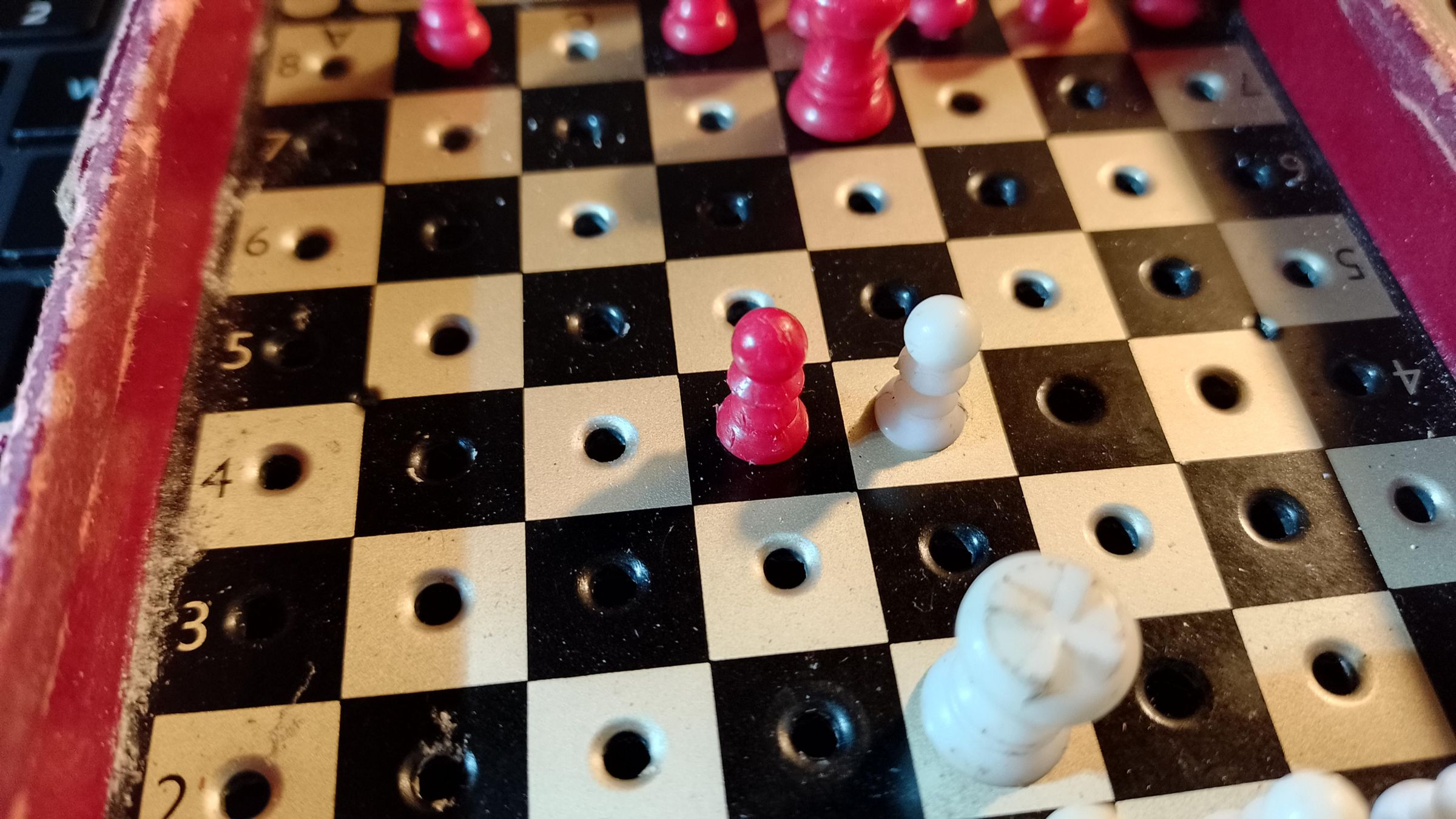 How to Play Ludus Lantruncolorum : 5 Steps - Instructables