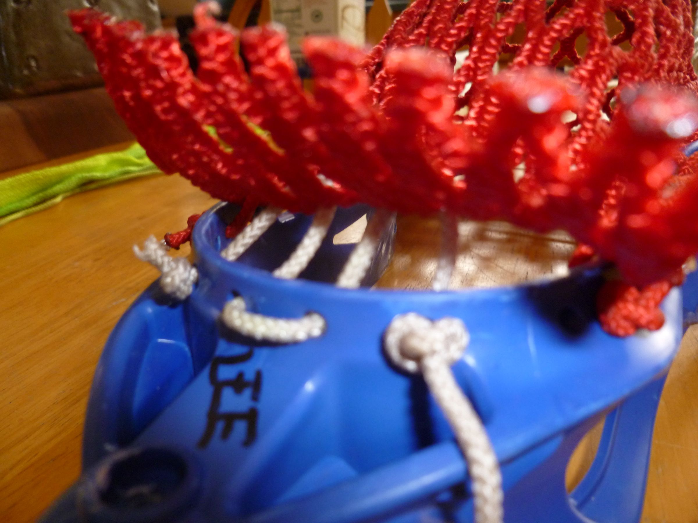 How to String a Lacrosse Head : 6 Steps - Instructables