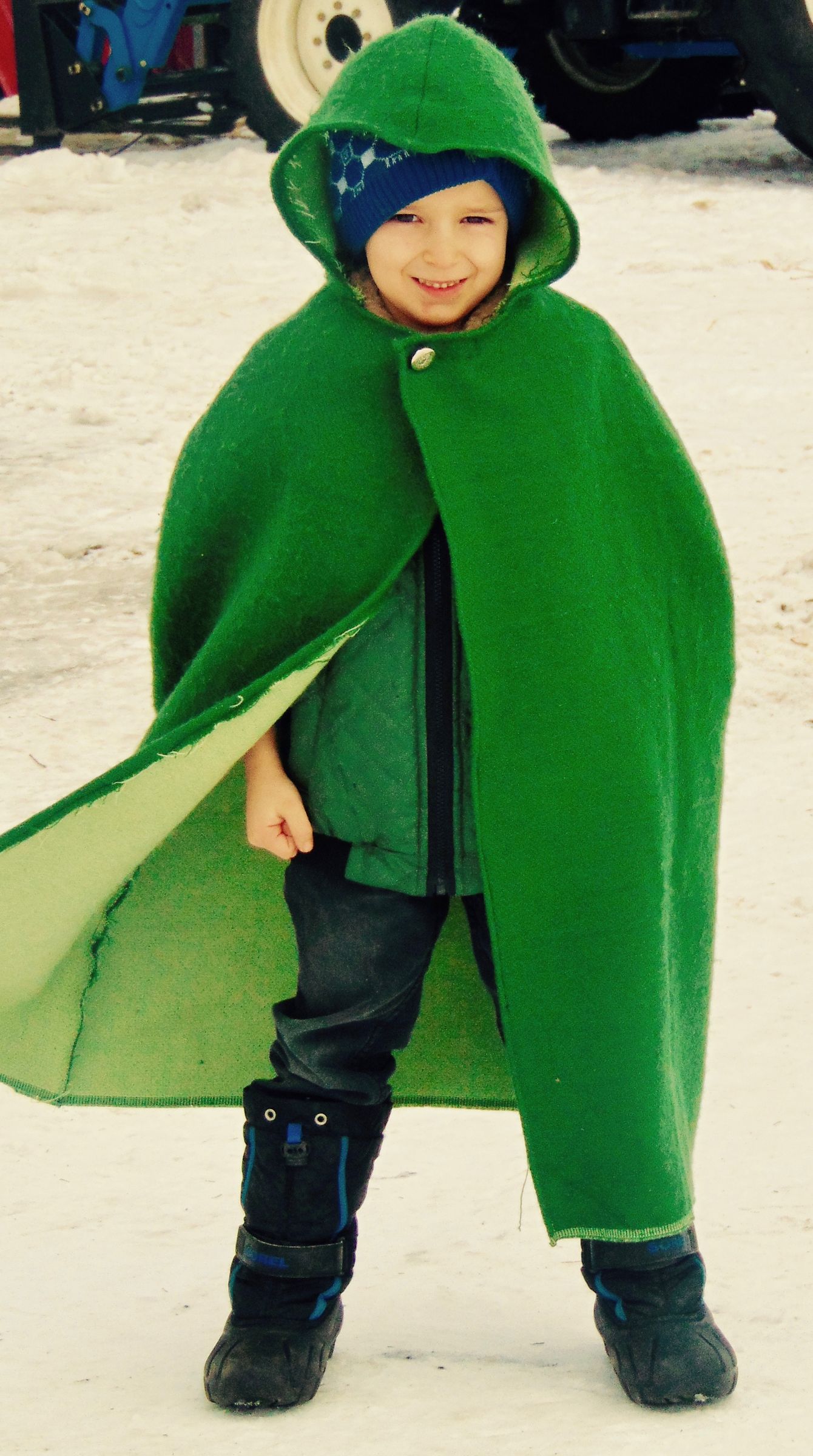 Warm Cloak From an Old Blanket : 12 Steps (with Pictures) - Instructables