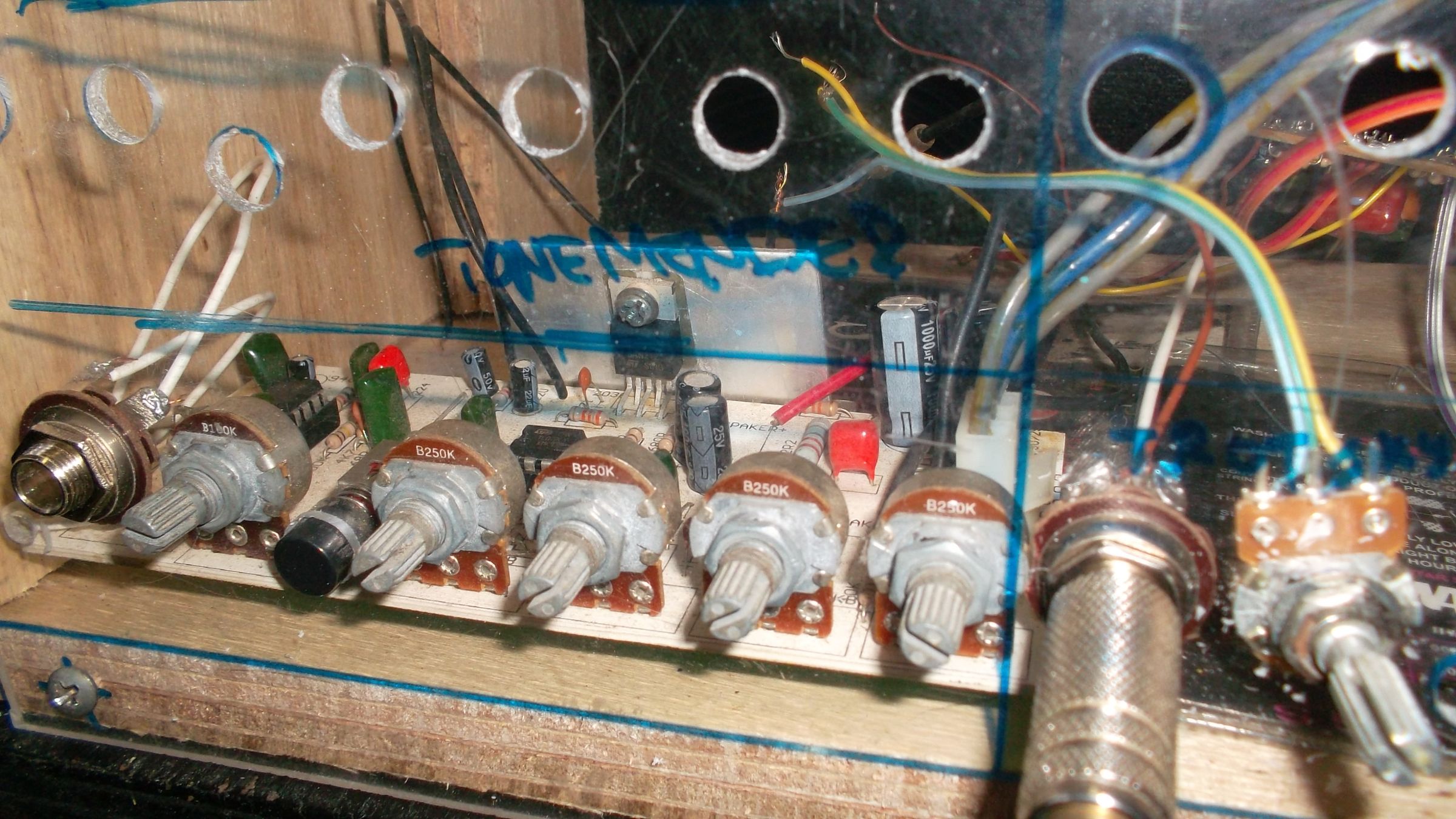 DIY Cheap Solid-state Amplifier (from Salvaged Parts) : 9 Steps (with ...