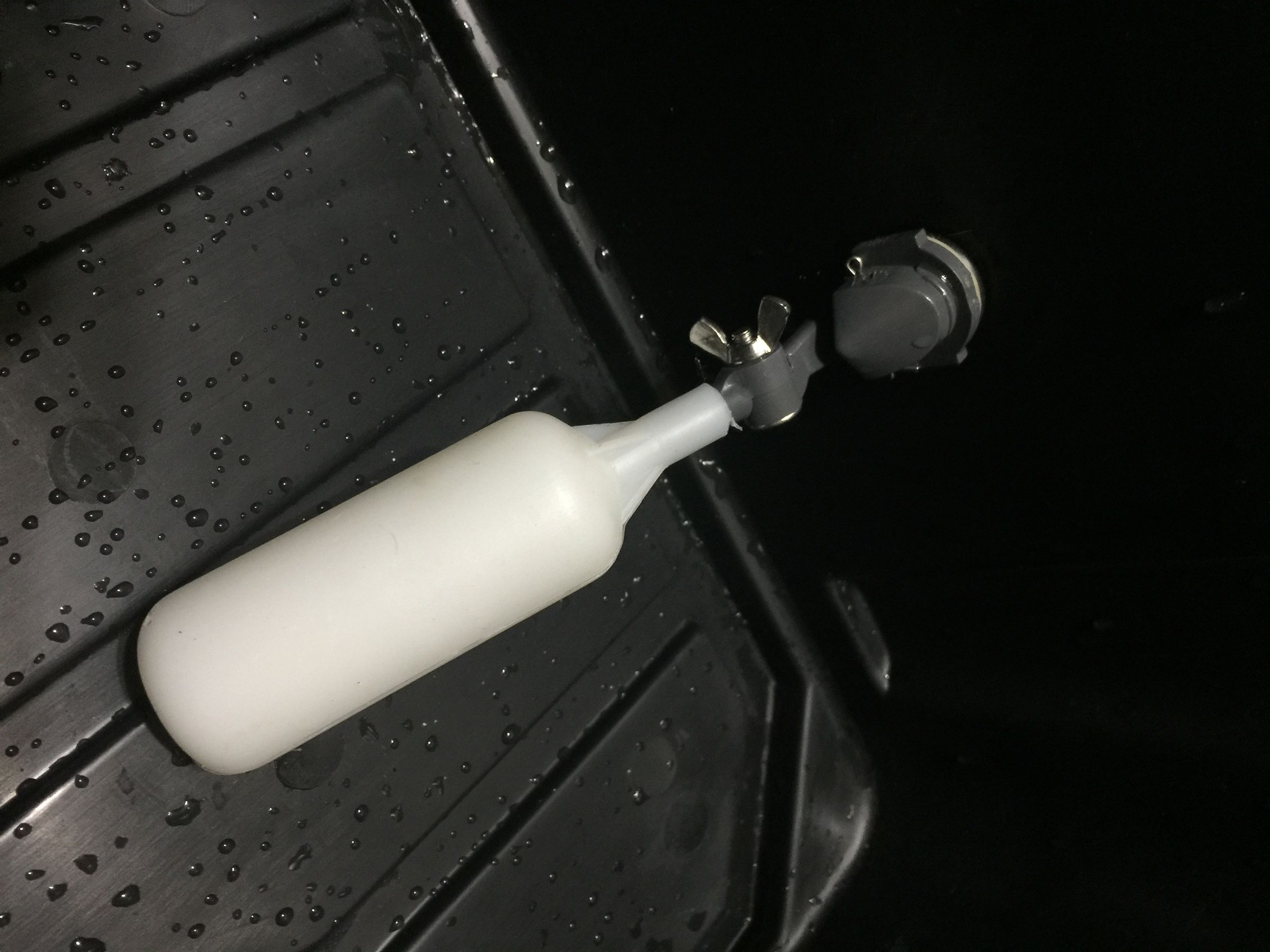 Self-watering Tote Garden : 3 Steps - Instructables