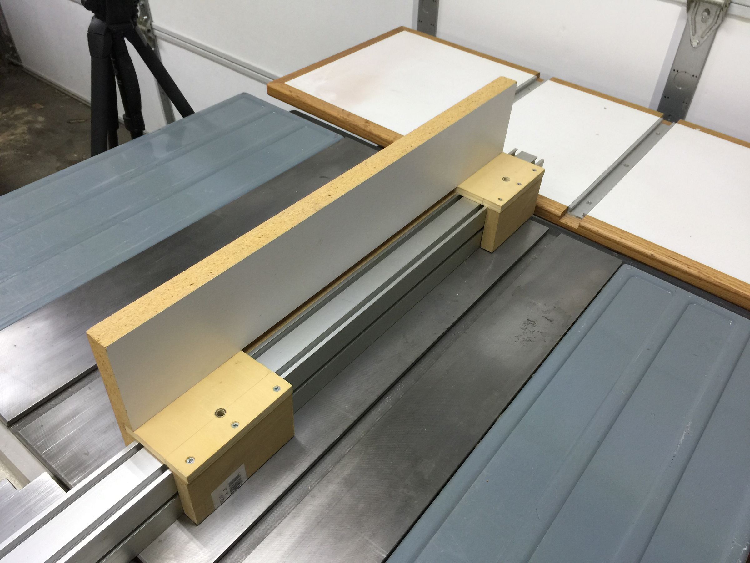 DIY Auxiliary Fence for Table Saw : 4 Steps (with Pictures) - Instructables