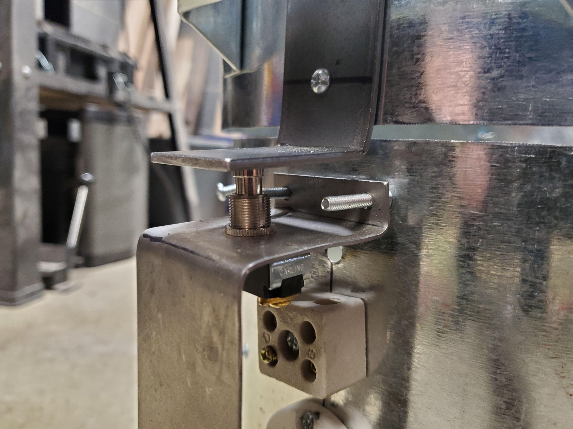 120v Metal Foundry With Lid Switch : 20 Steps (with Pictures ...