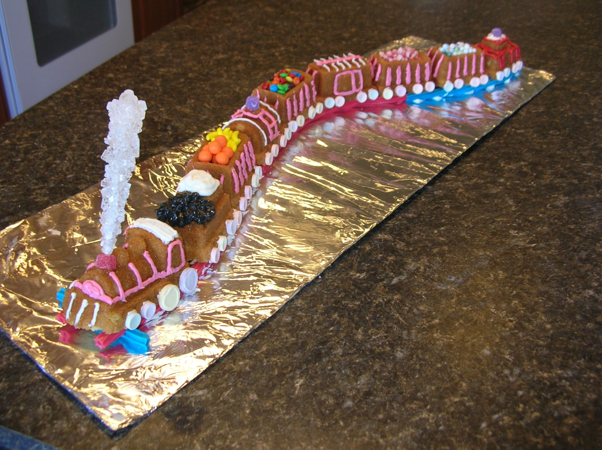 Valentine Love Train Cake : 9 Steps (with Pictures) - Instructables