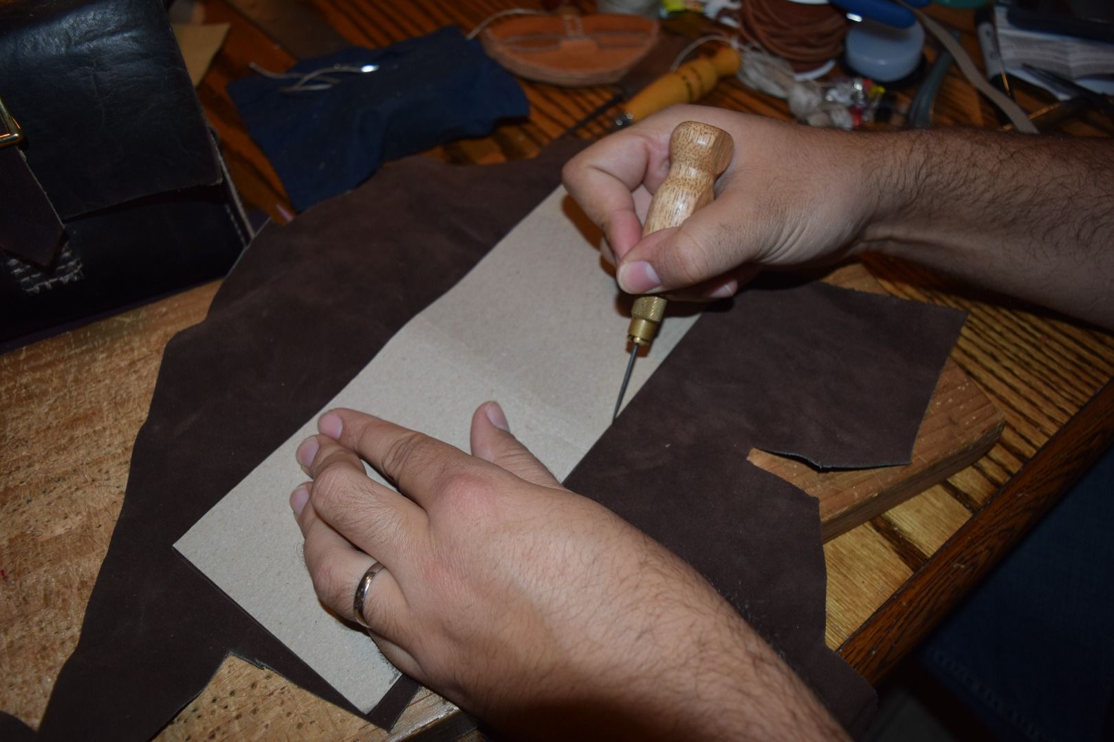 Simple Leather Project From Scraps : 8 Steps (with Pictures ...