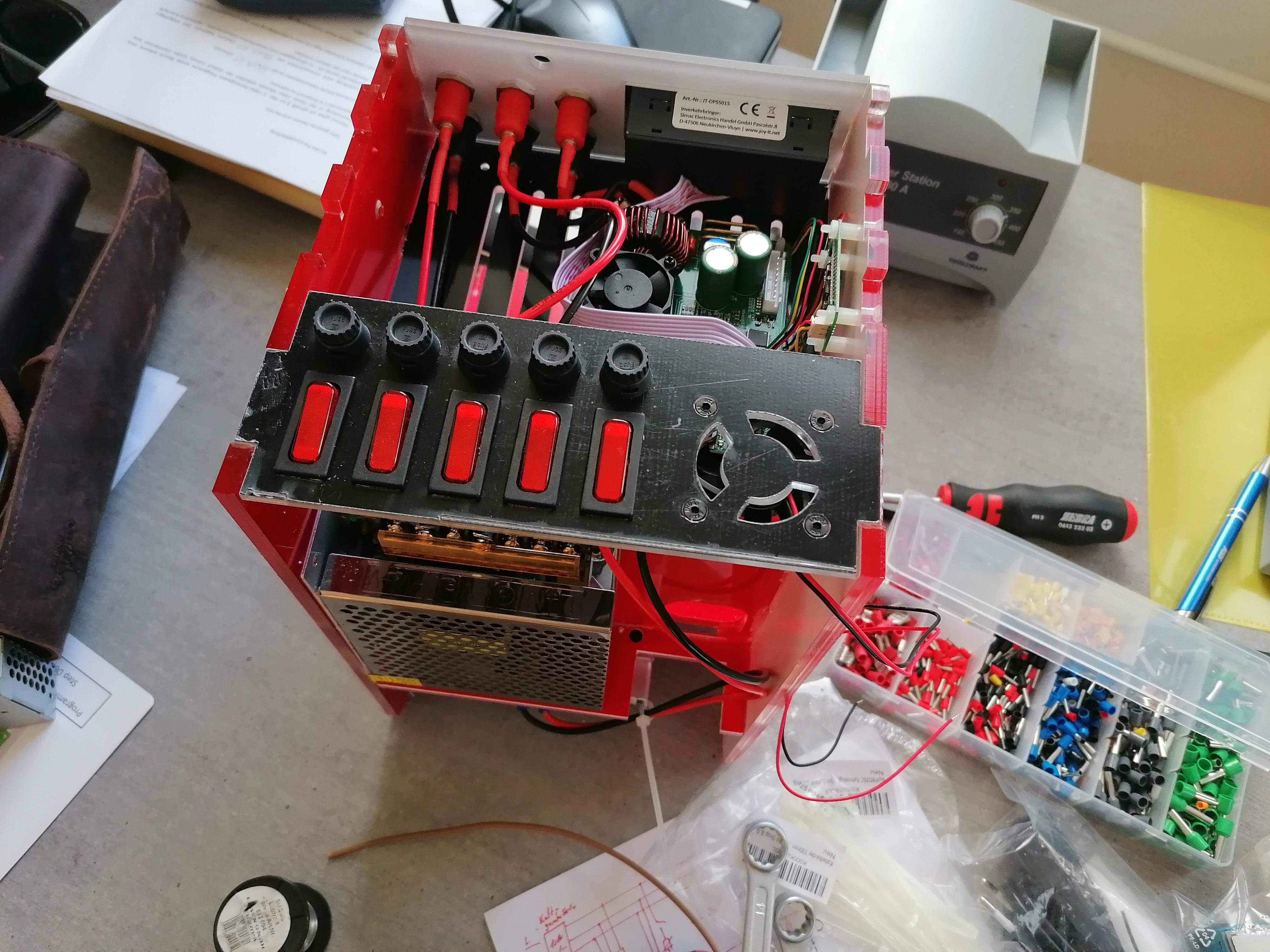 Convert Old Toolcase to Mobile Electronics Workstation : 3 Steps ...