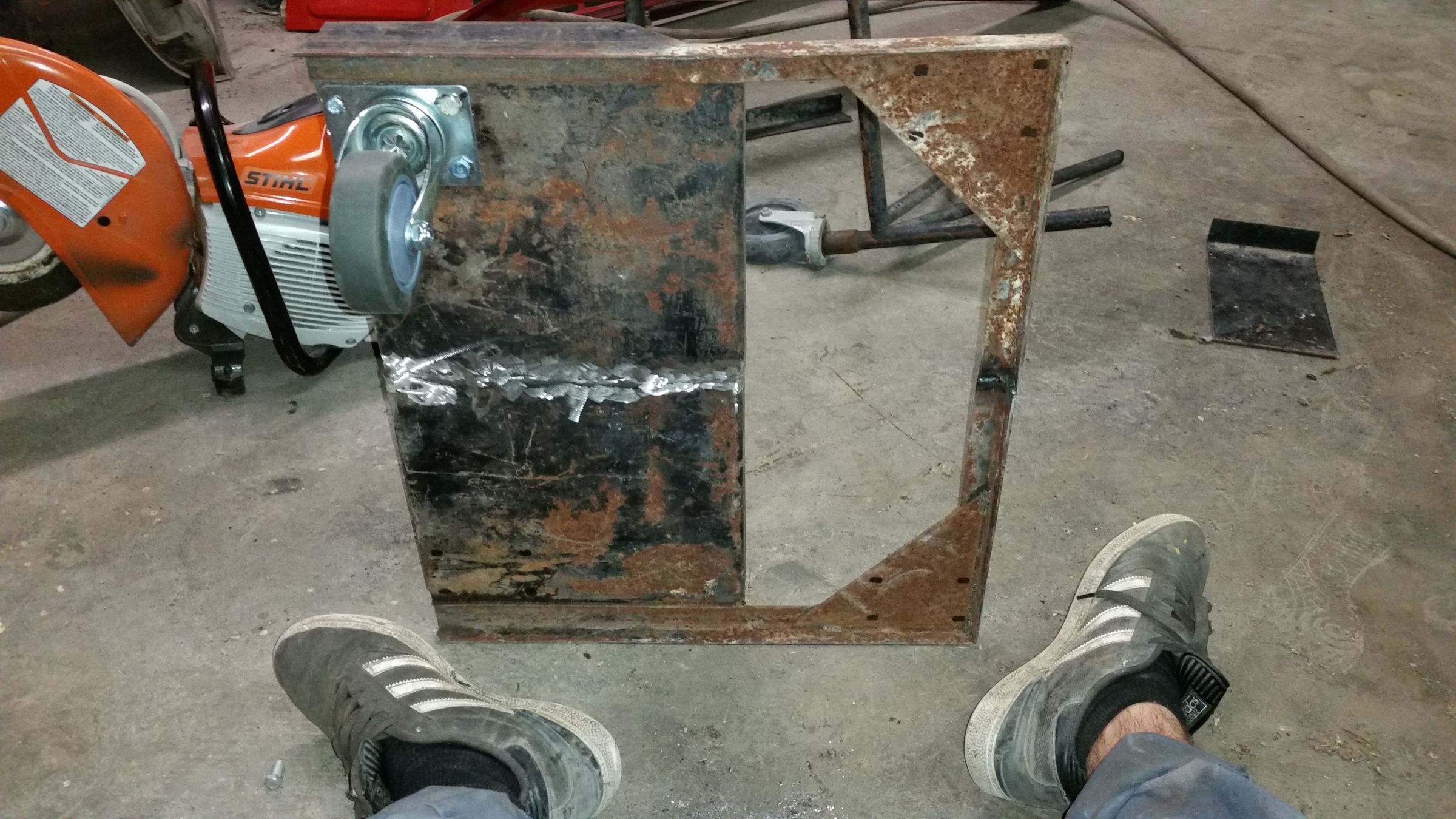 Fallout Shop Stool (or Rat Rod Chair) : 7 Steps (with Pictures ...
