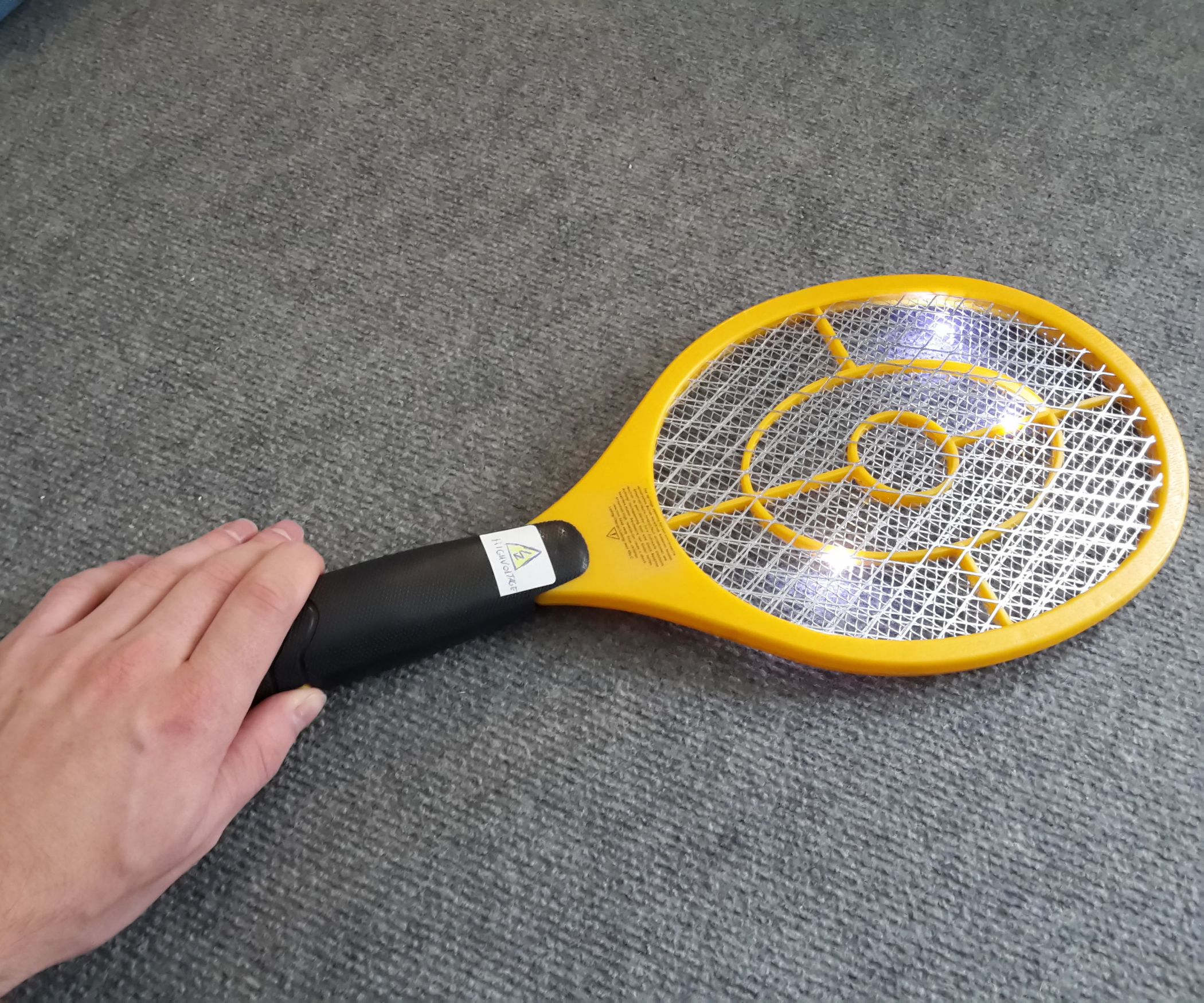 Easy High Voltage Fly Swatter Mod : 4 Steps - Instructables