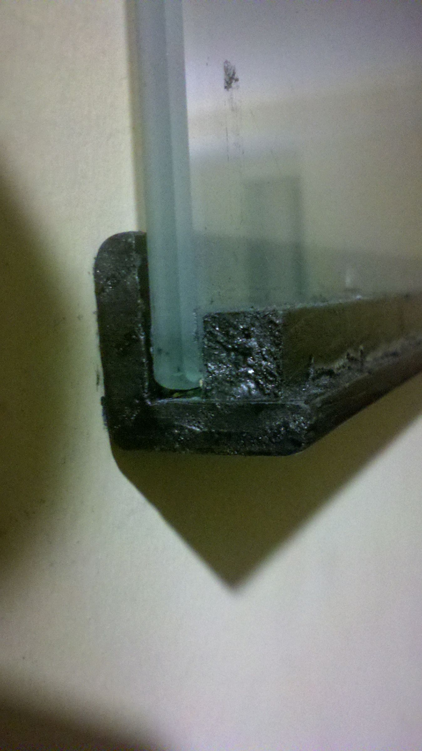 Glass Markerboard Cheap and Easy : 5 Steps - Instructables