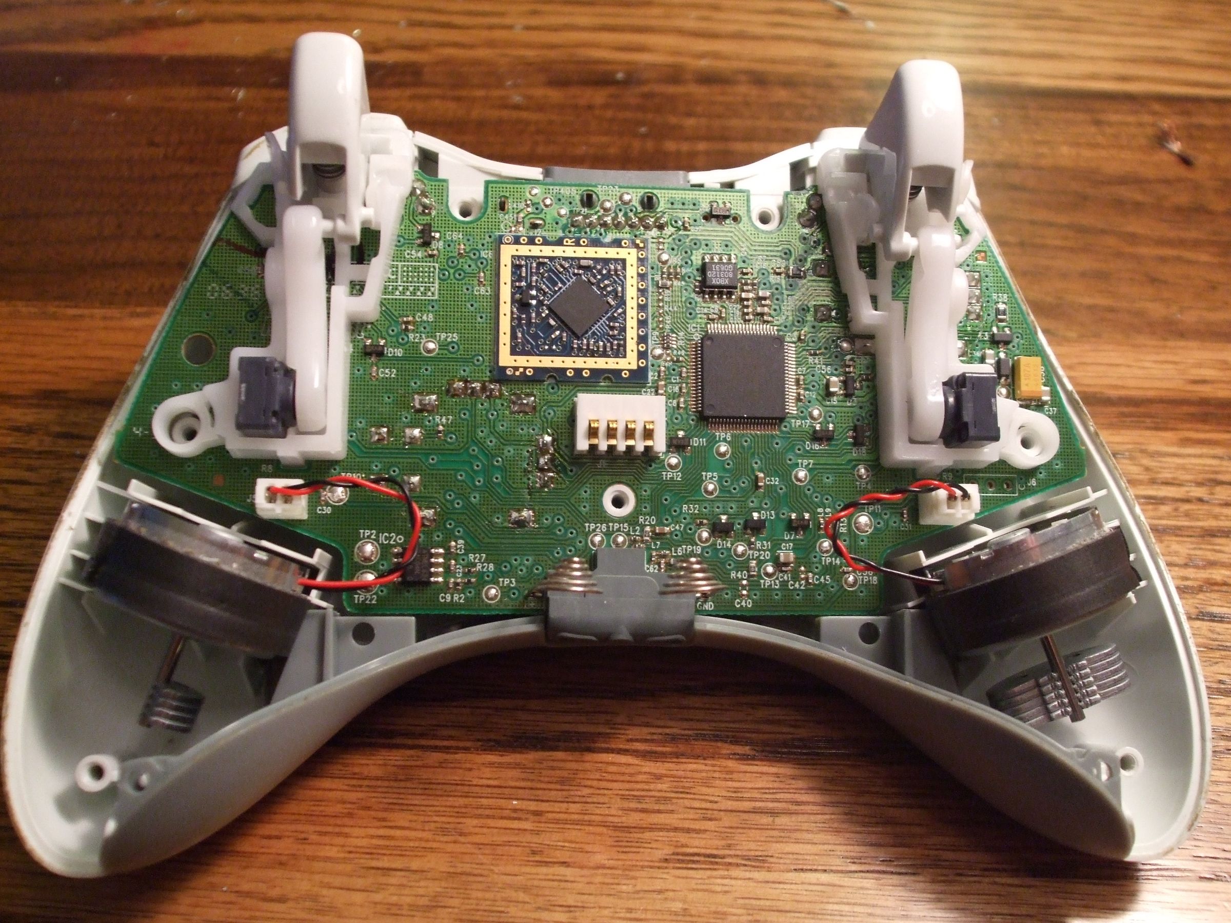Replacing the Joystick in a Xbox 360 Controller : 6 Steps (with ...