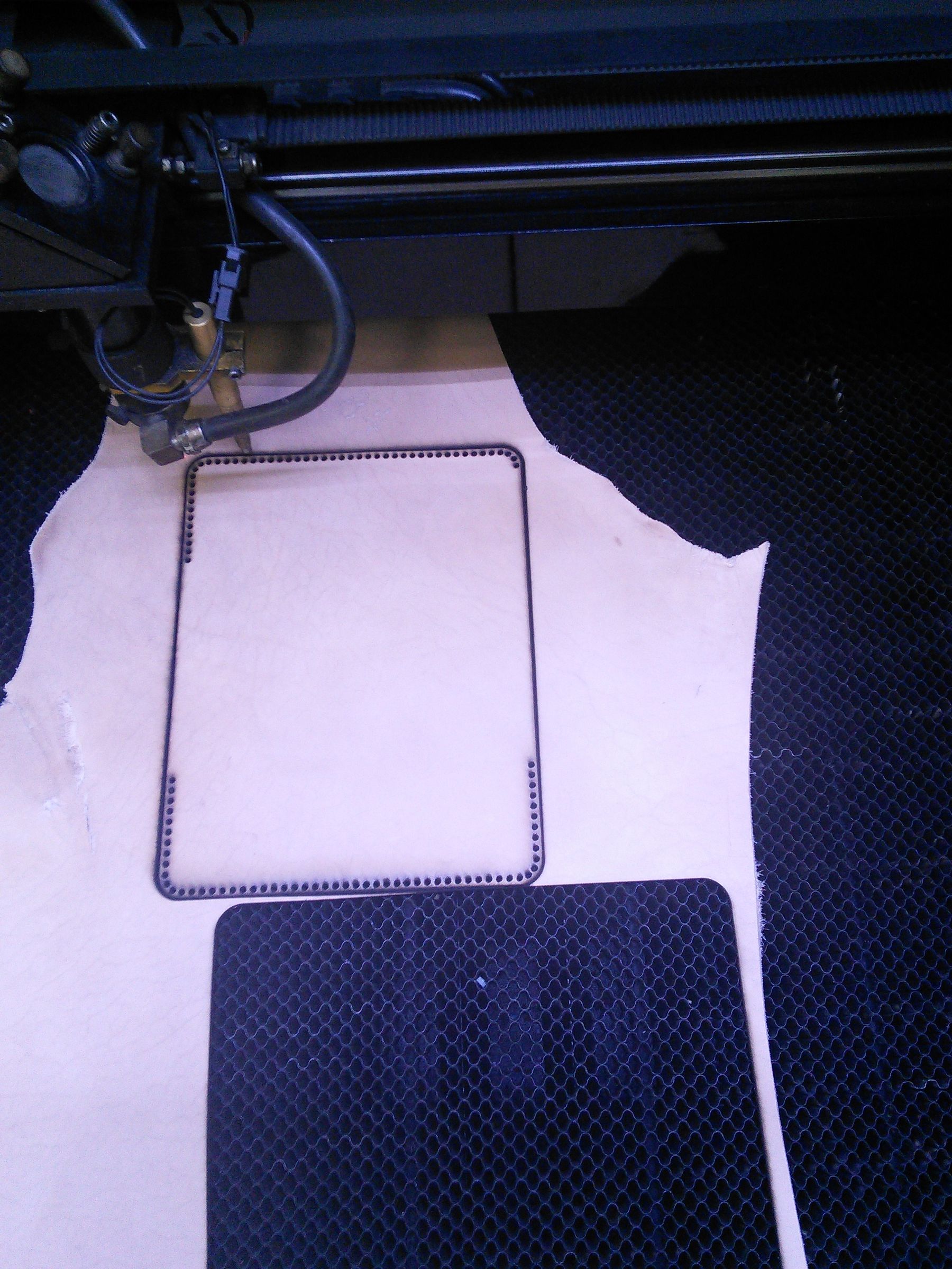 Simple Leather Case for Field Notes : 4 Steps - Instructables