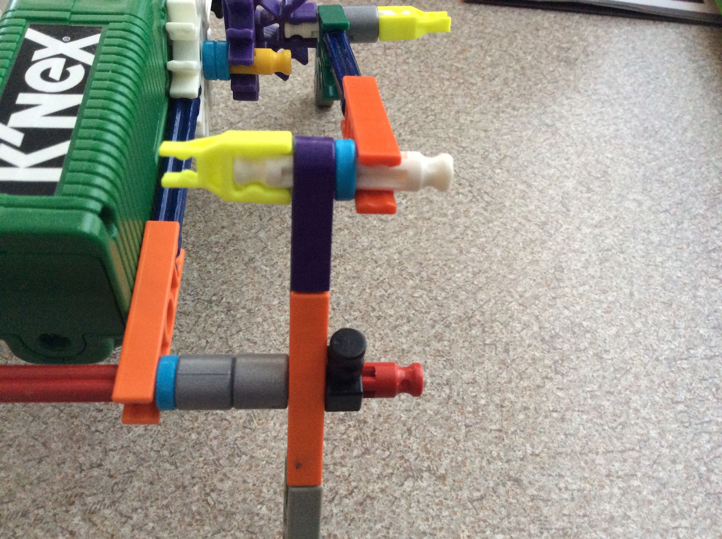 Mini Knex 4 Legged Walking Robot : 7 Steps (with Pictures) - Instructables
