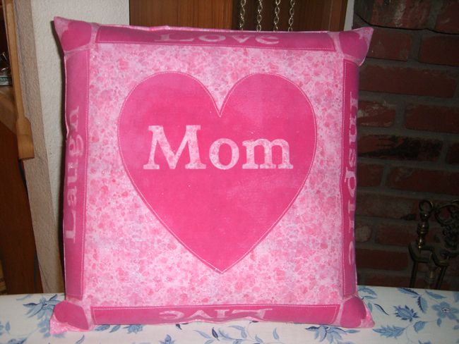 A Pillow for Mom : 7 Steps (with Pictures) - Instructables