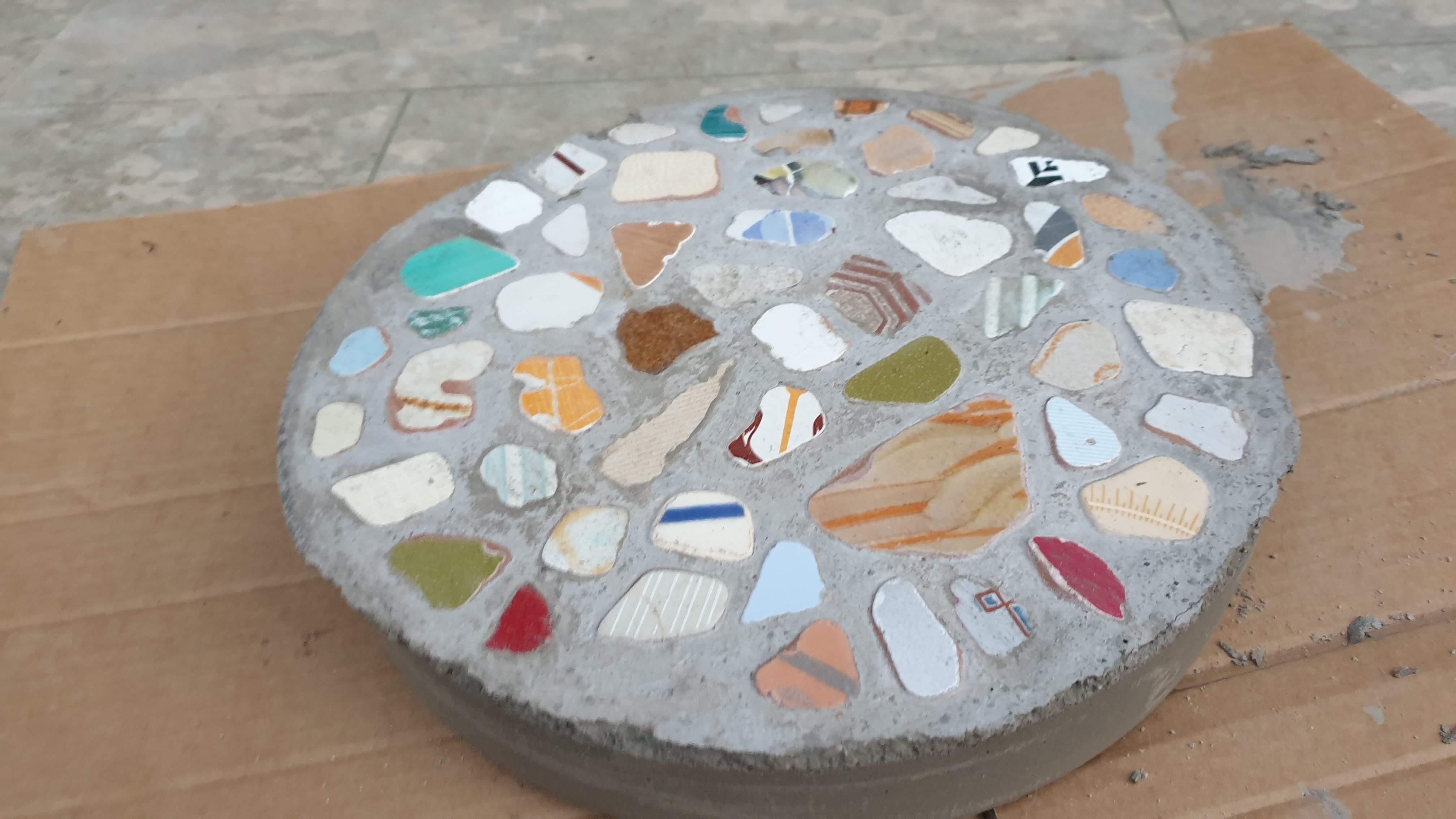 Concrete Steping Stone With Beach Tile Inlay : 6 Steps (with Pictures ...