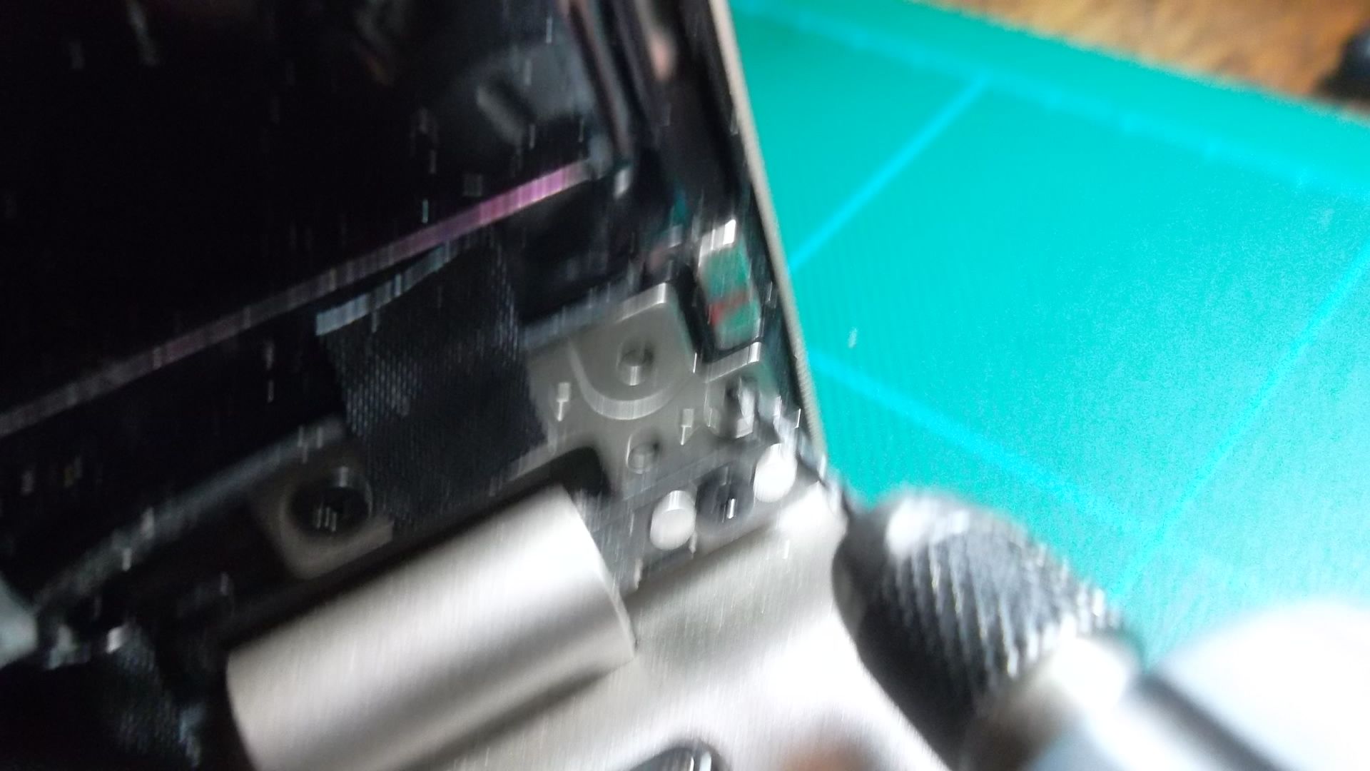 Repair Broken Hinges/case of Asus U46E-BAL5 Laptop : 8 Steps ...