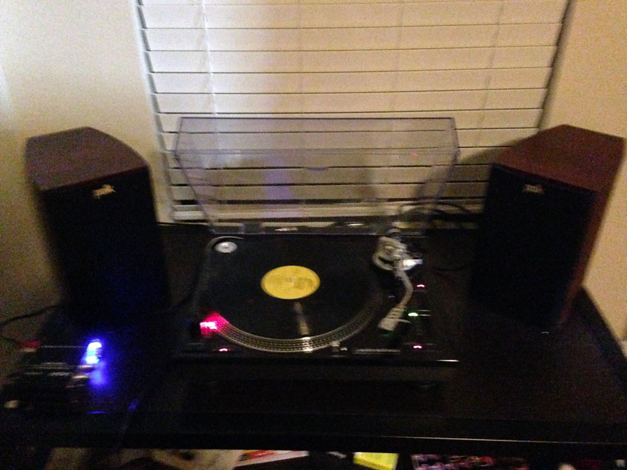 The Great Joy of Playing Vinyl : 12 Steps - Instructables