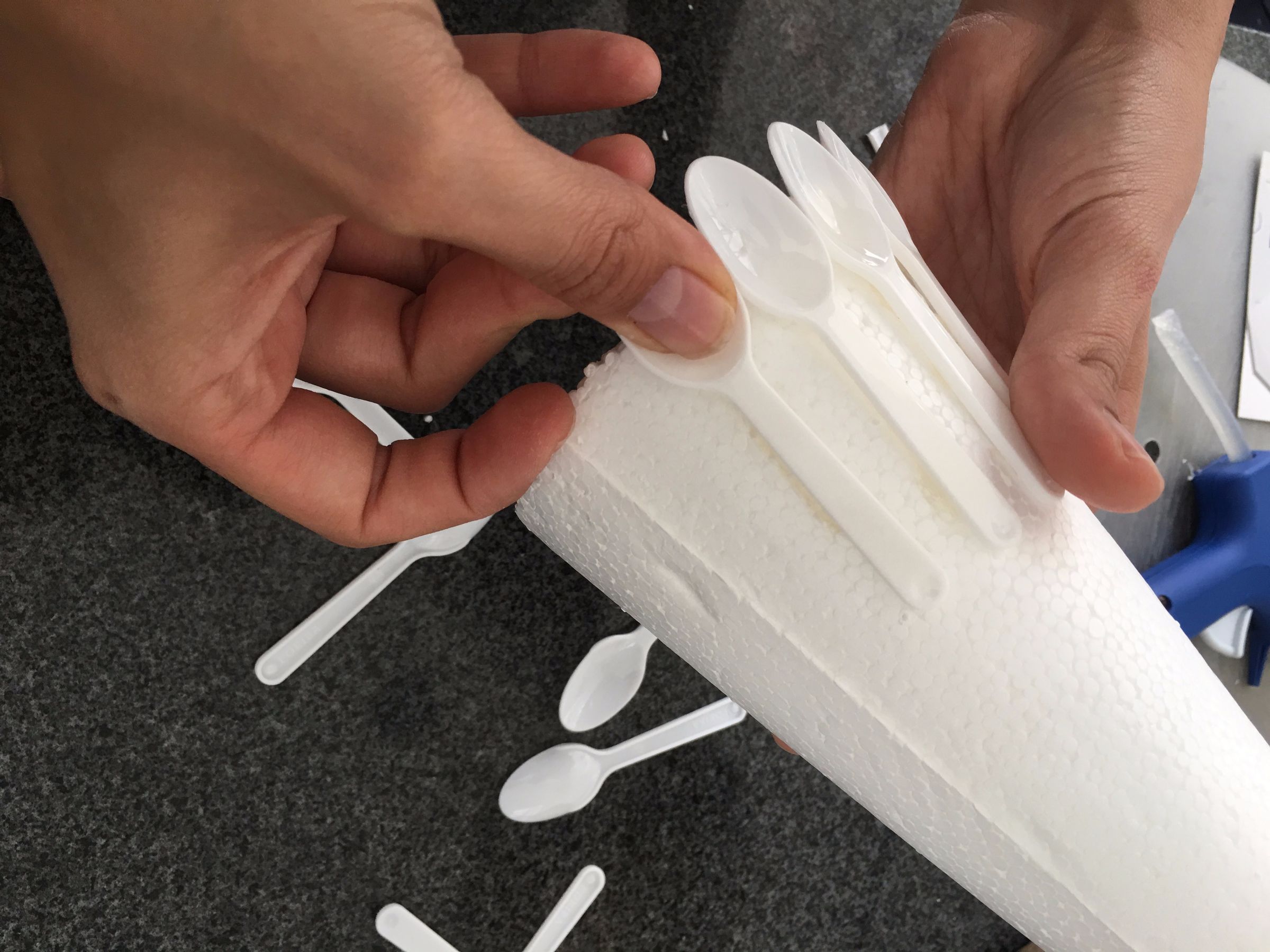 Recycled Materials XMas Tree : 9 Steps (with Pictures) - Instructables