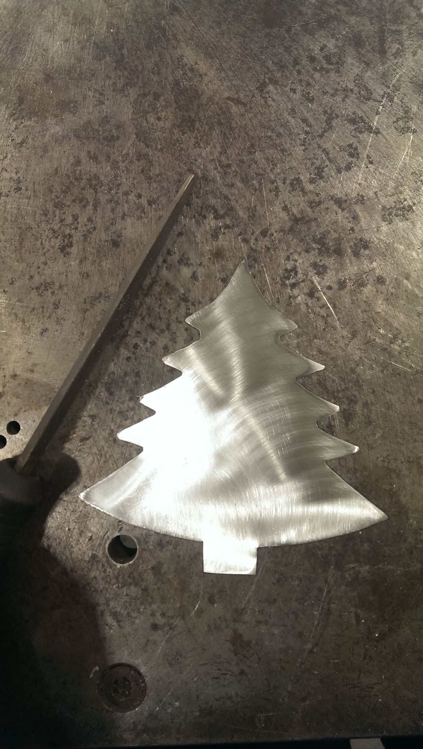 Make a Metal Holiday Tree! : 6 Steps (with Pictures) - Instructables