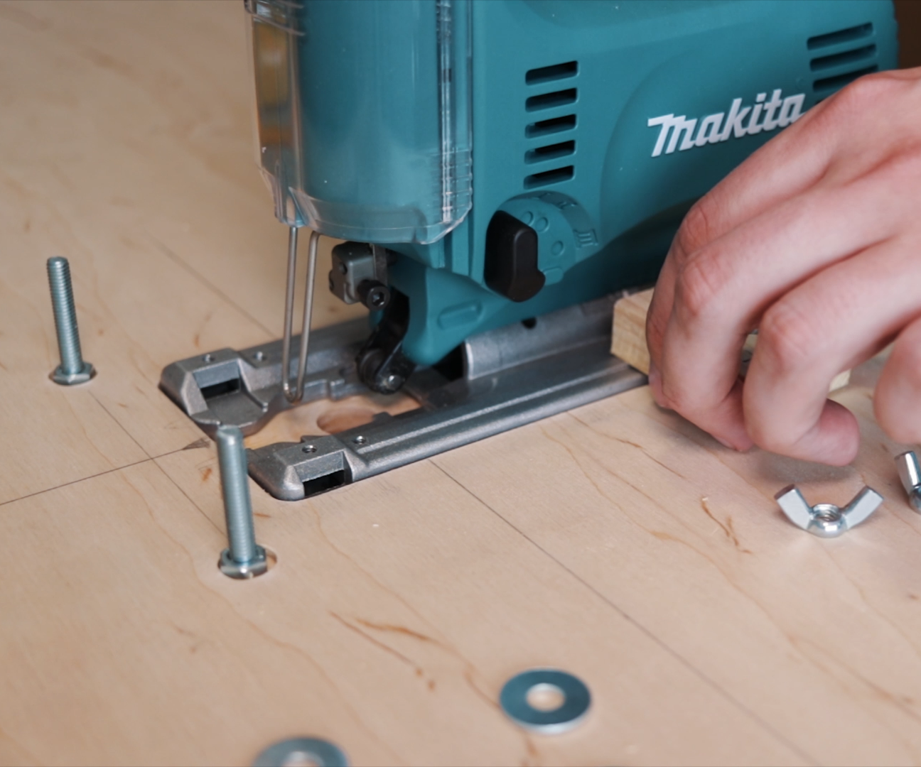 DIY Small/Portable/Convenient Workbench : 27 Steps (with Pictures ...