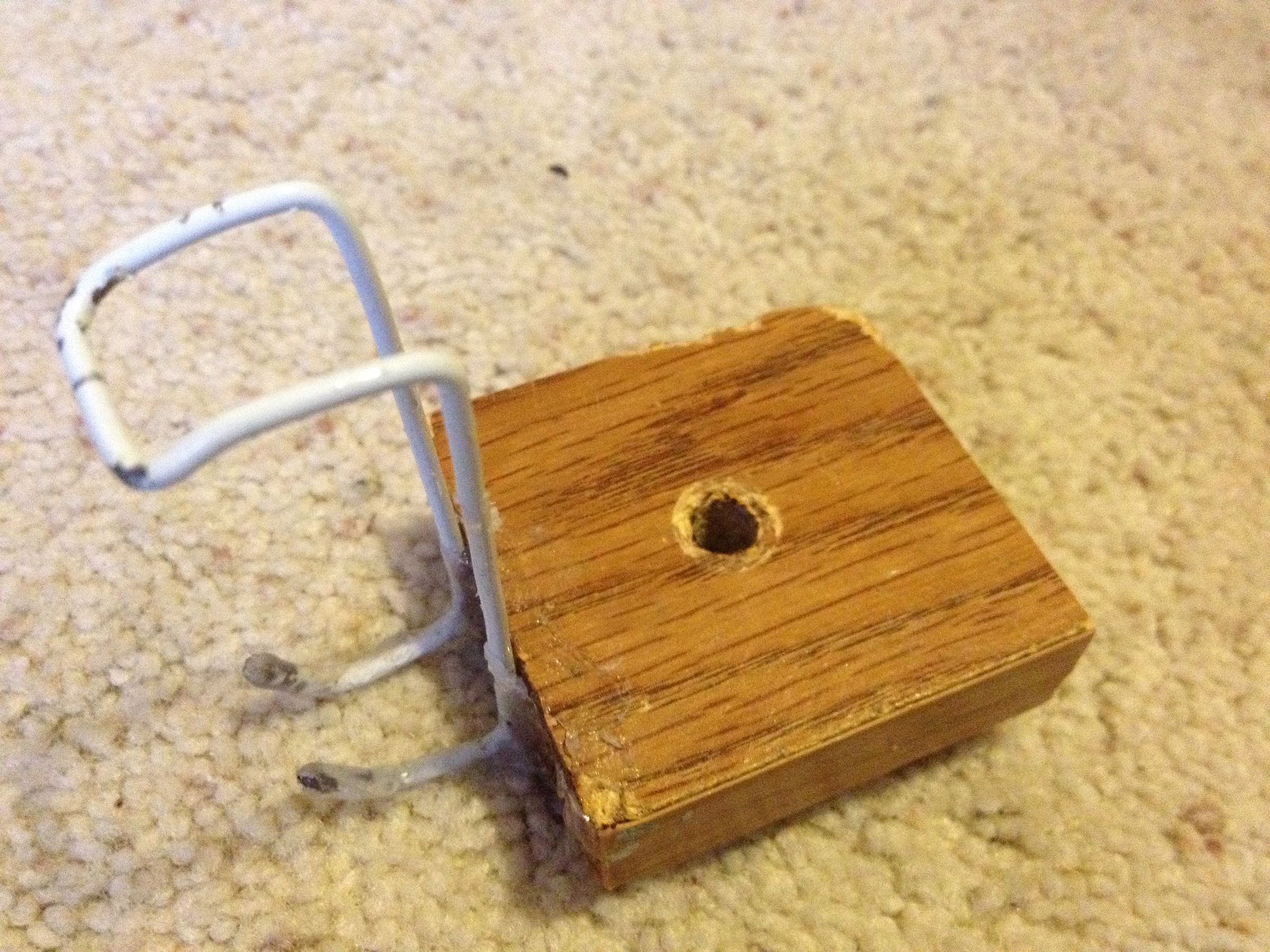 IPhone/iPod Touch Tripod Mount! : 4 Steps (with Pictures) - Instructables