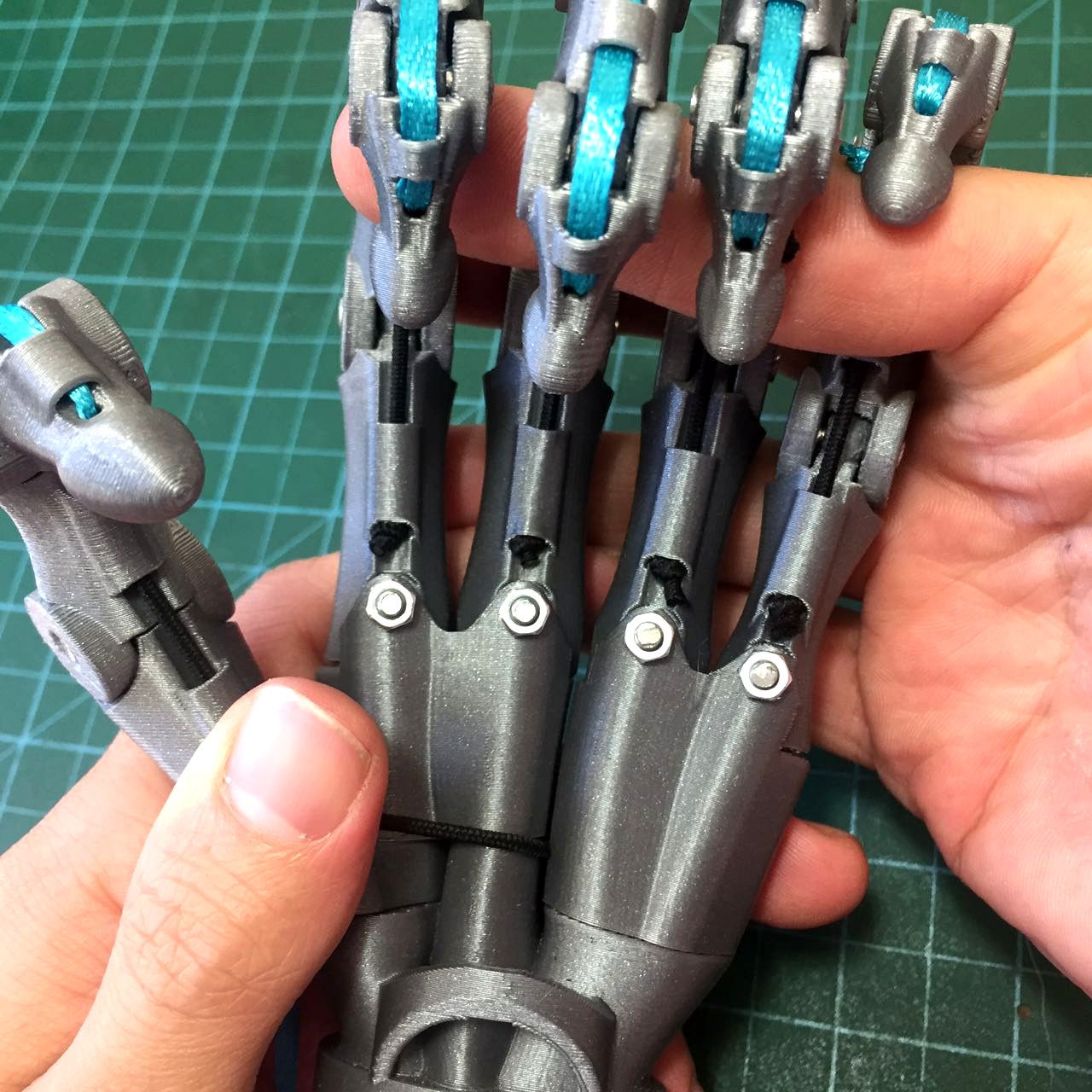 3D Printed Bionic Hand Skeleton : 8 Steps (with Pictures) - Instructables