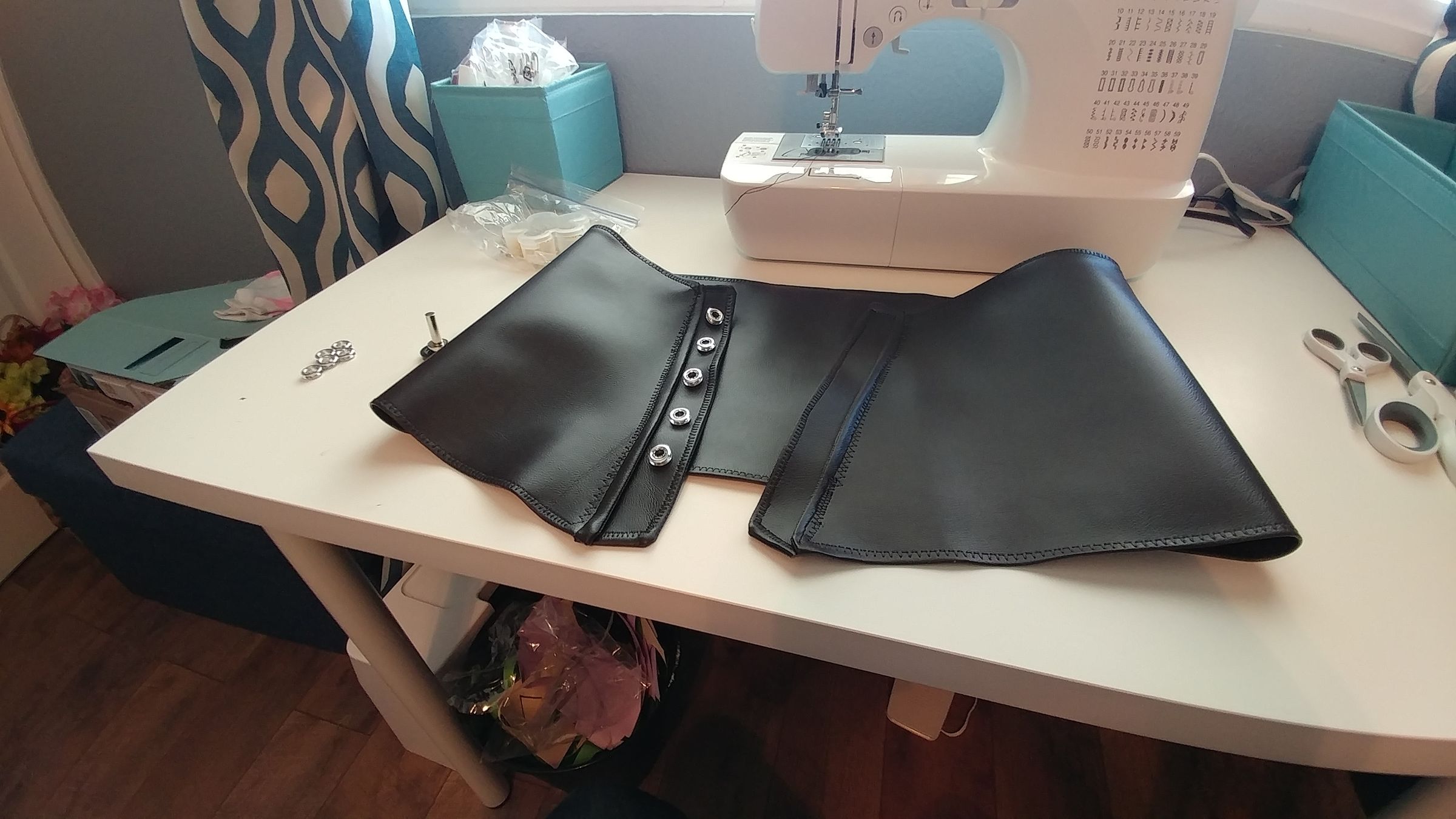 Fem Kratos Cosplay Build : 5 Steps (with Pictures) - Instructables