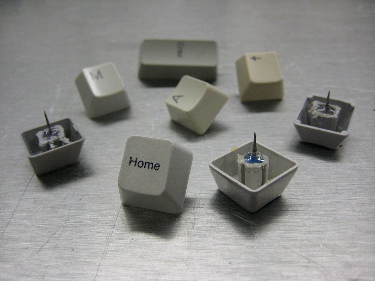 Keyboard Thumbtacks : 7 Steps (with Pictures) - Instructables