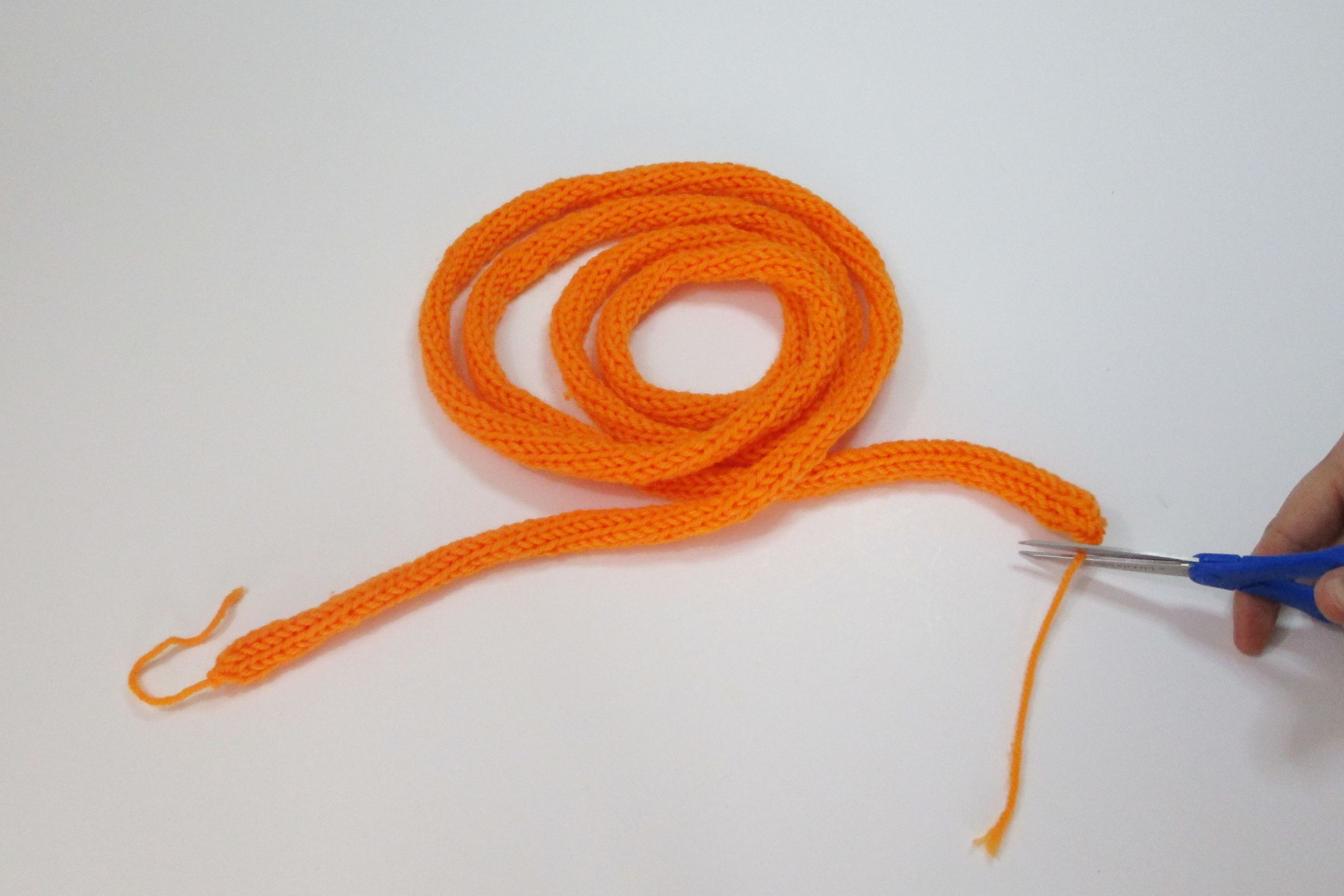 Superhero Lasso - Spool Knitting : 6 Steps (with Pictures) - Instructables