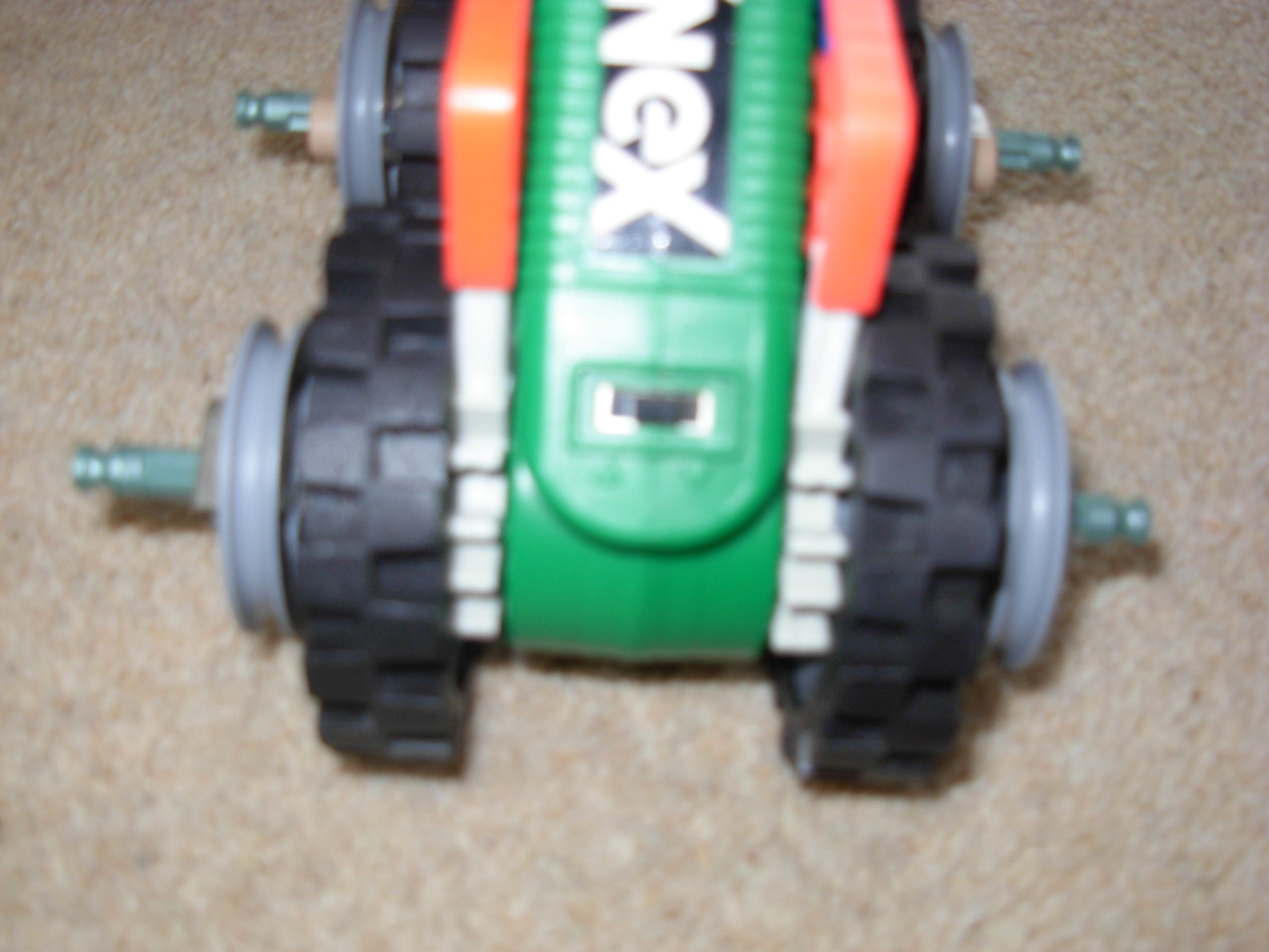 K'nex Simple 4 Wheel Drive Car : 4 Steps - Instructables