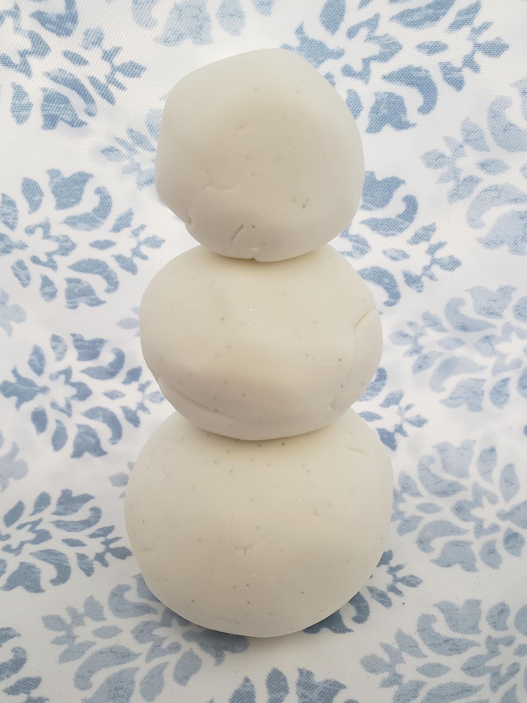 Snowy Day Cloud Dough : 4 Steps (with Pictures) - Instructables