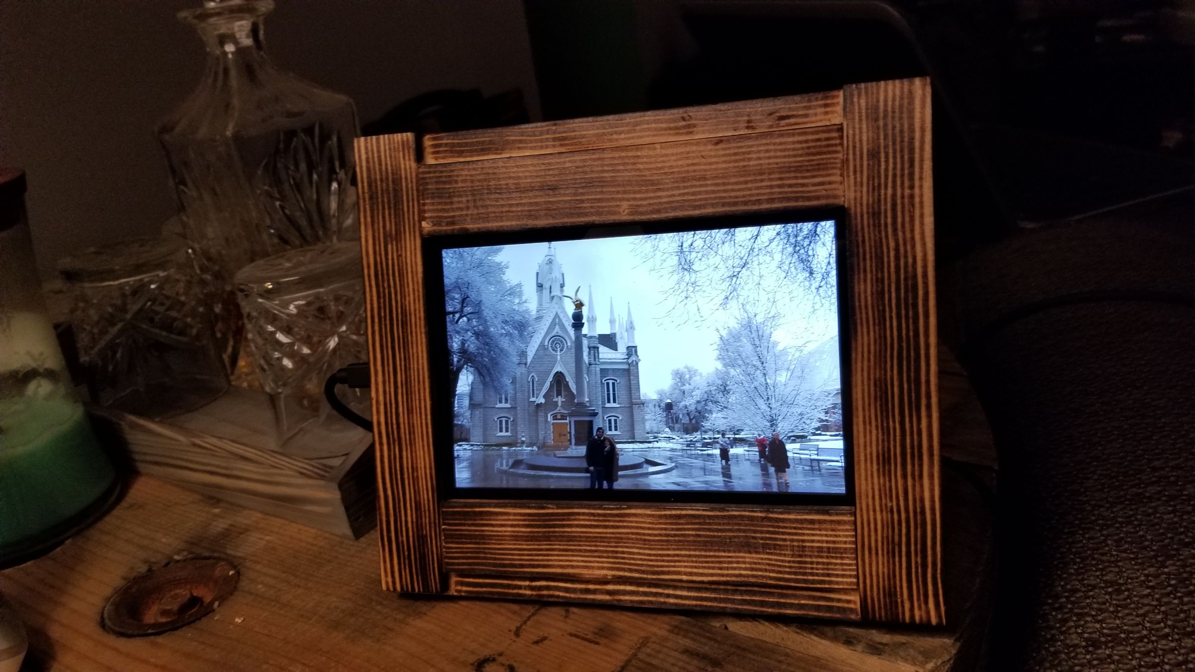 How to Turn Your Old Kindle Fire Tablet to a Wooden Digital Photo Frame ...