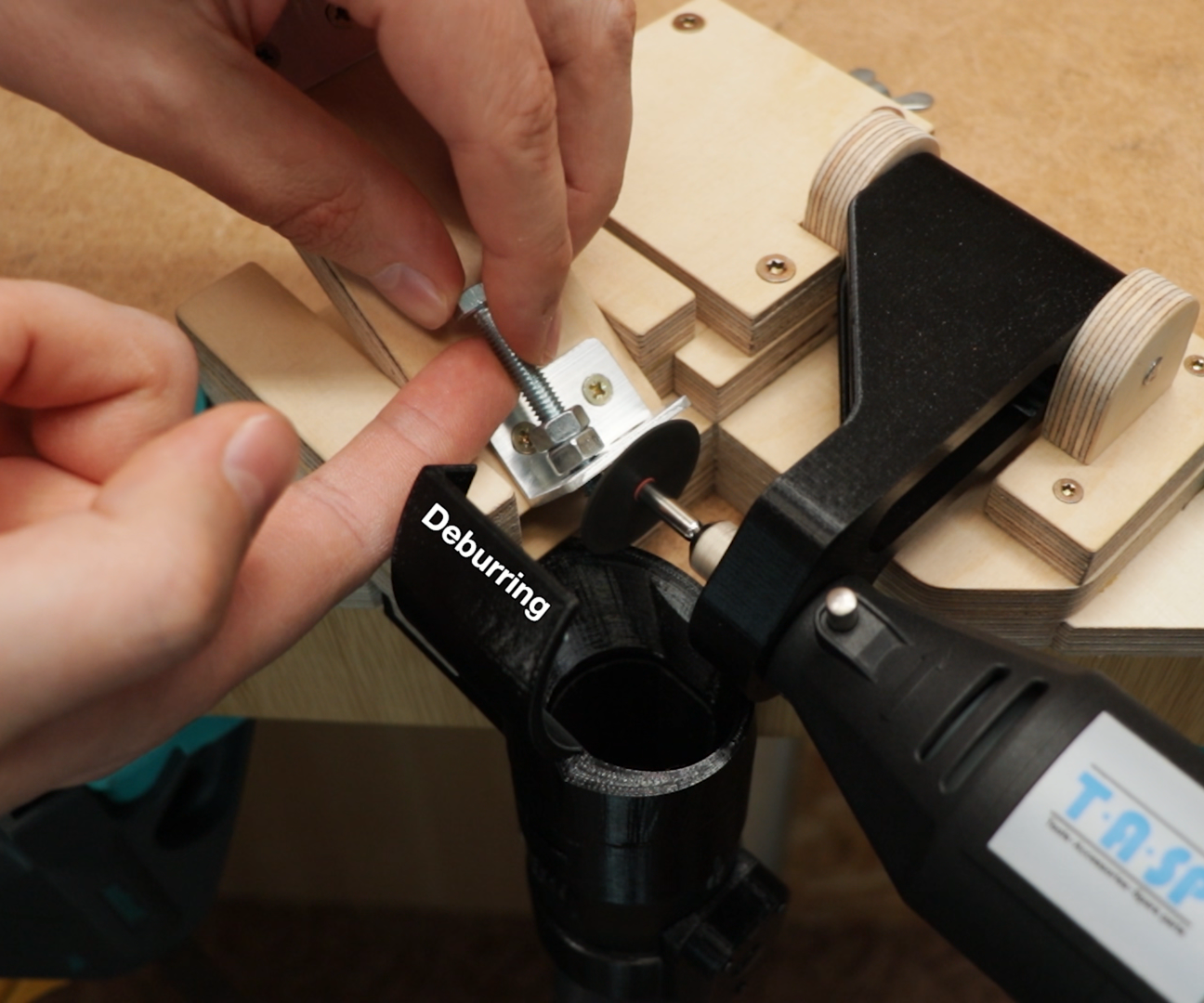 Make PERFECT CUTS With This DIY Dremel Cutting Station : 15 Steps (with ...