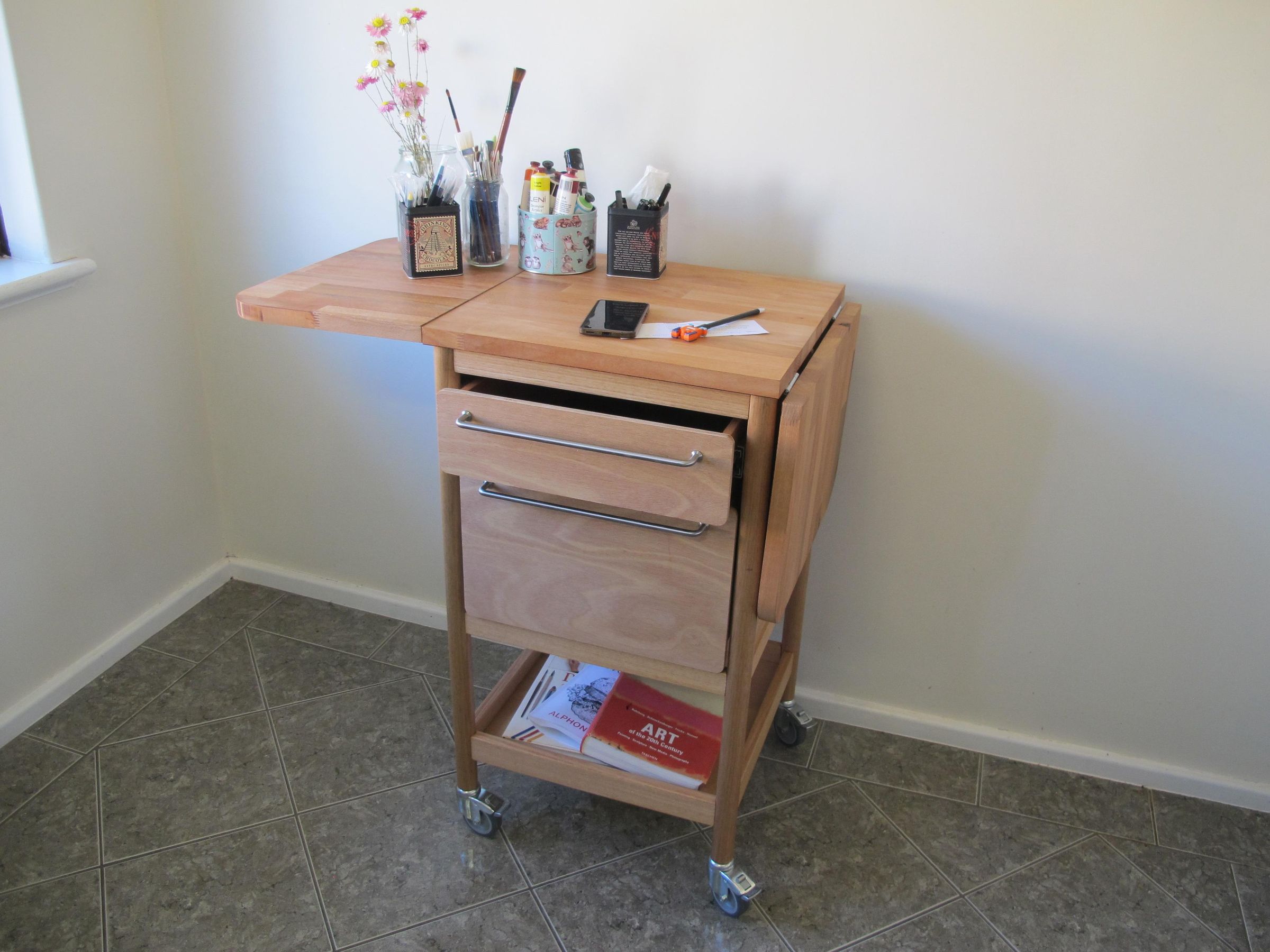 Mobile Folding Craft Station : 15 Steps (with Pictures) - Instructables