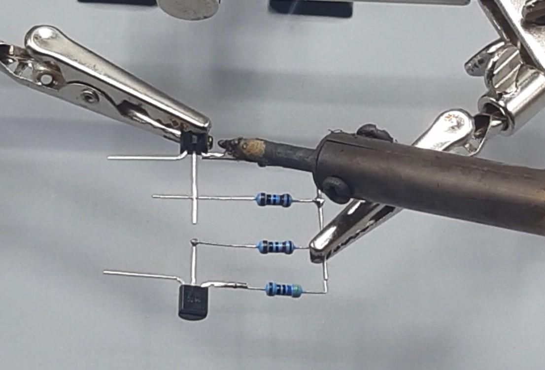 Simple Flip Flop Circuit : 8 Steps (with Pictures) - Instructables