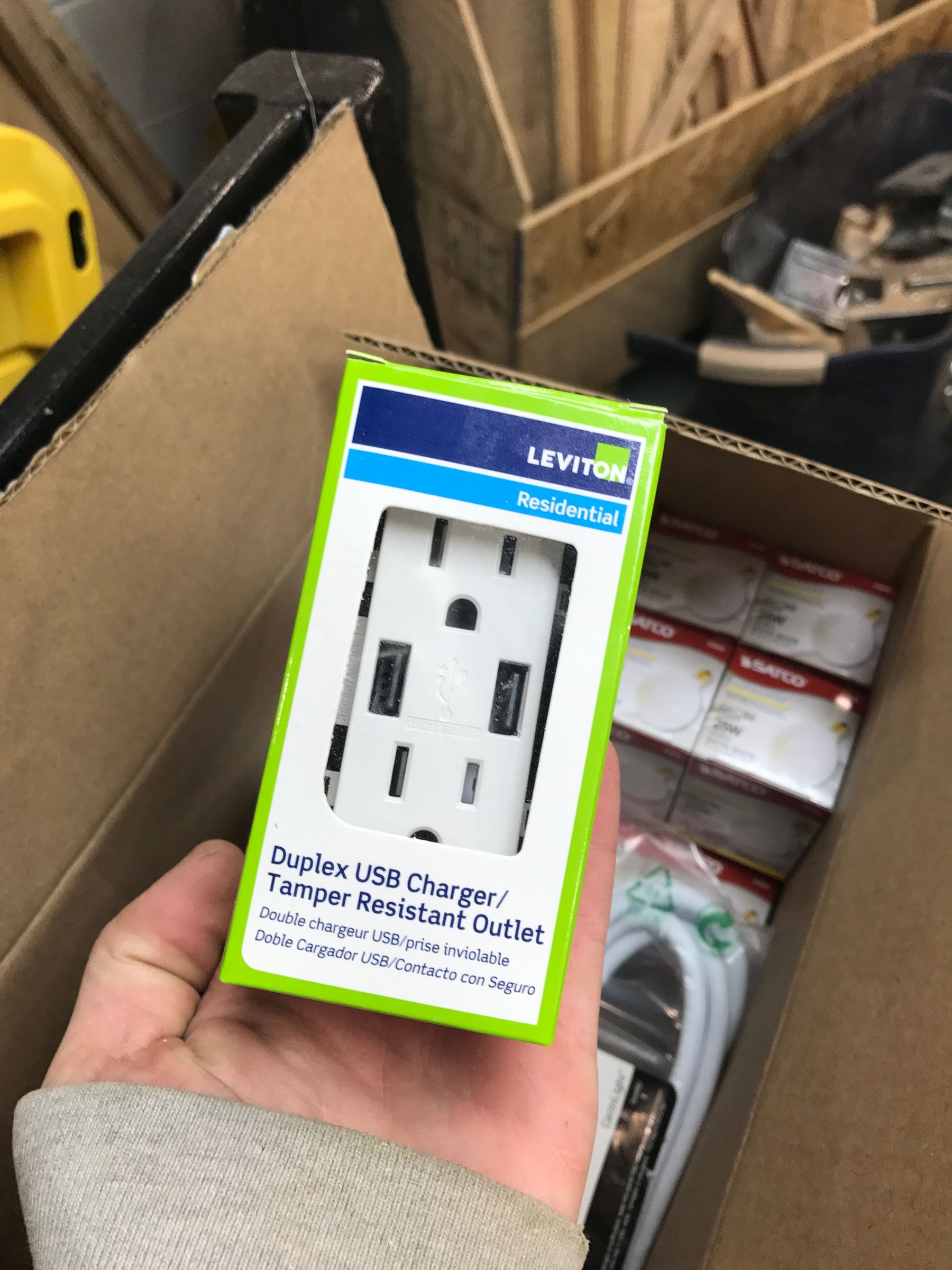 "Hollywood" Style Lighted Vanity. 1st Instructable! : 21 Steps (with ...