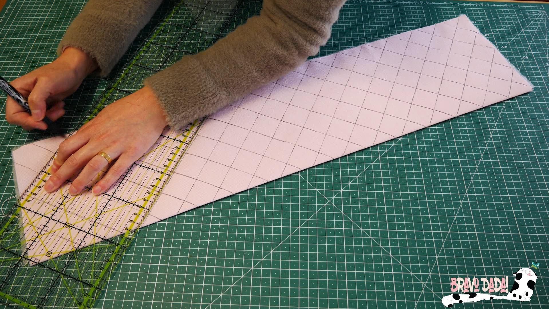 DIY How to Make a Quilted Sewing Machine Mat With Pockets and Thread ...