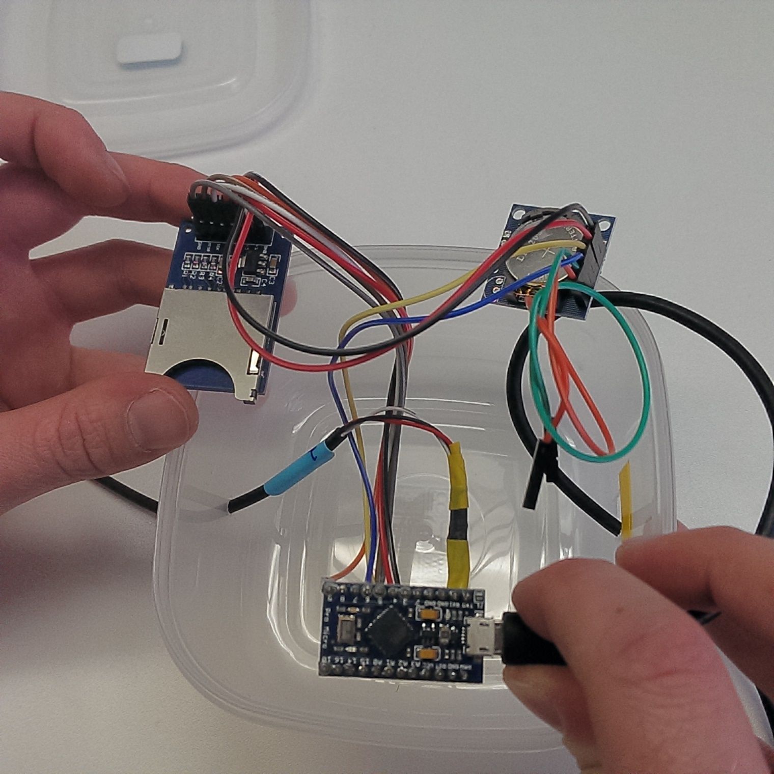 Quick & Easy Temperature Loggers : 6 Steps (with Pictures) - Instructables