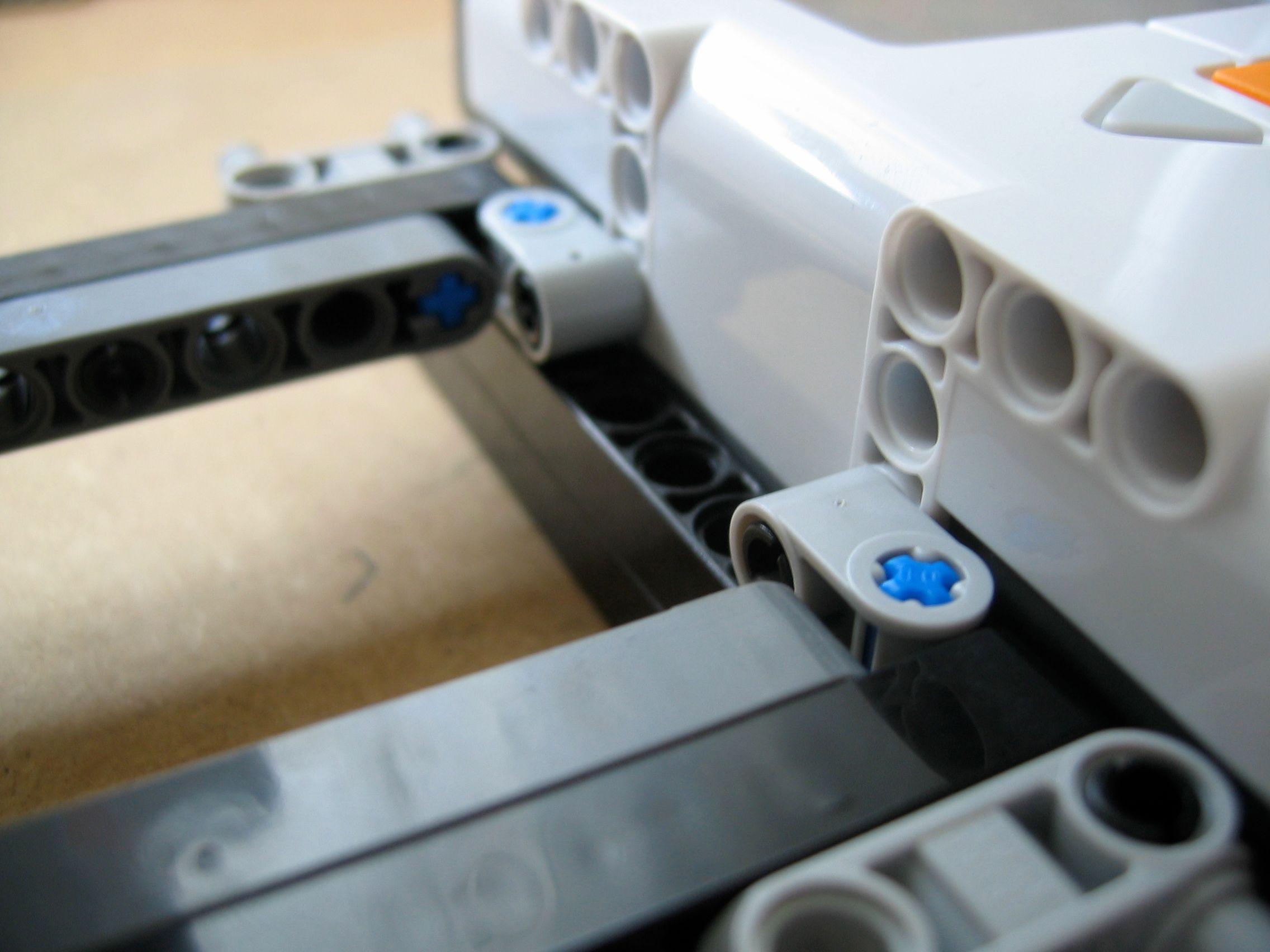 How to Build a Simple Robotic Arm From Lego Mindstorms NXT? : 9 Steps ...