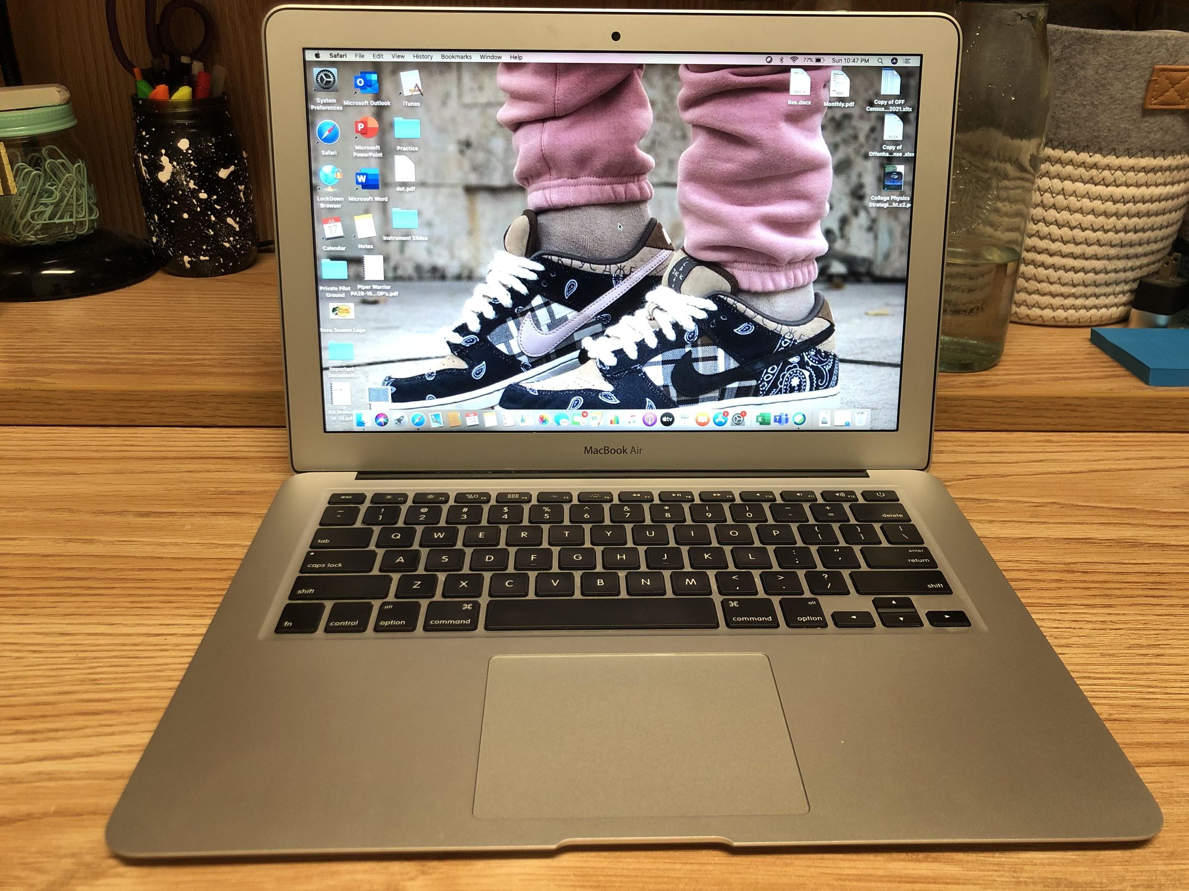 How to Project an IPhone Screen Onto a Macbook : 9 Steps - Instructables