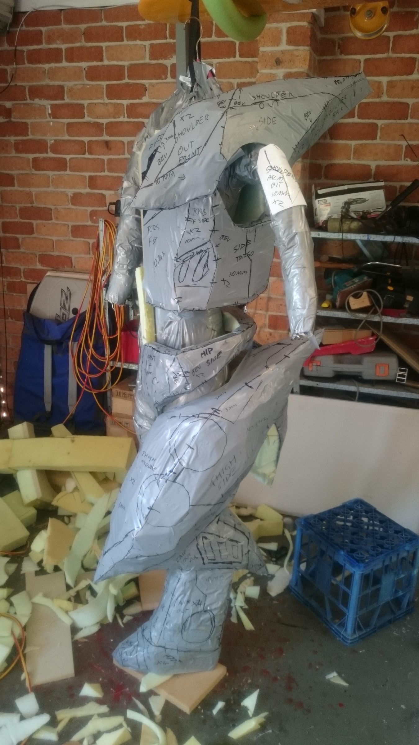 EVA Foam Robot Costume : 16 Steps (with Pictures) - Instructables