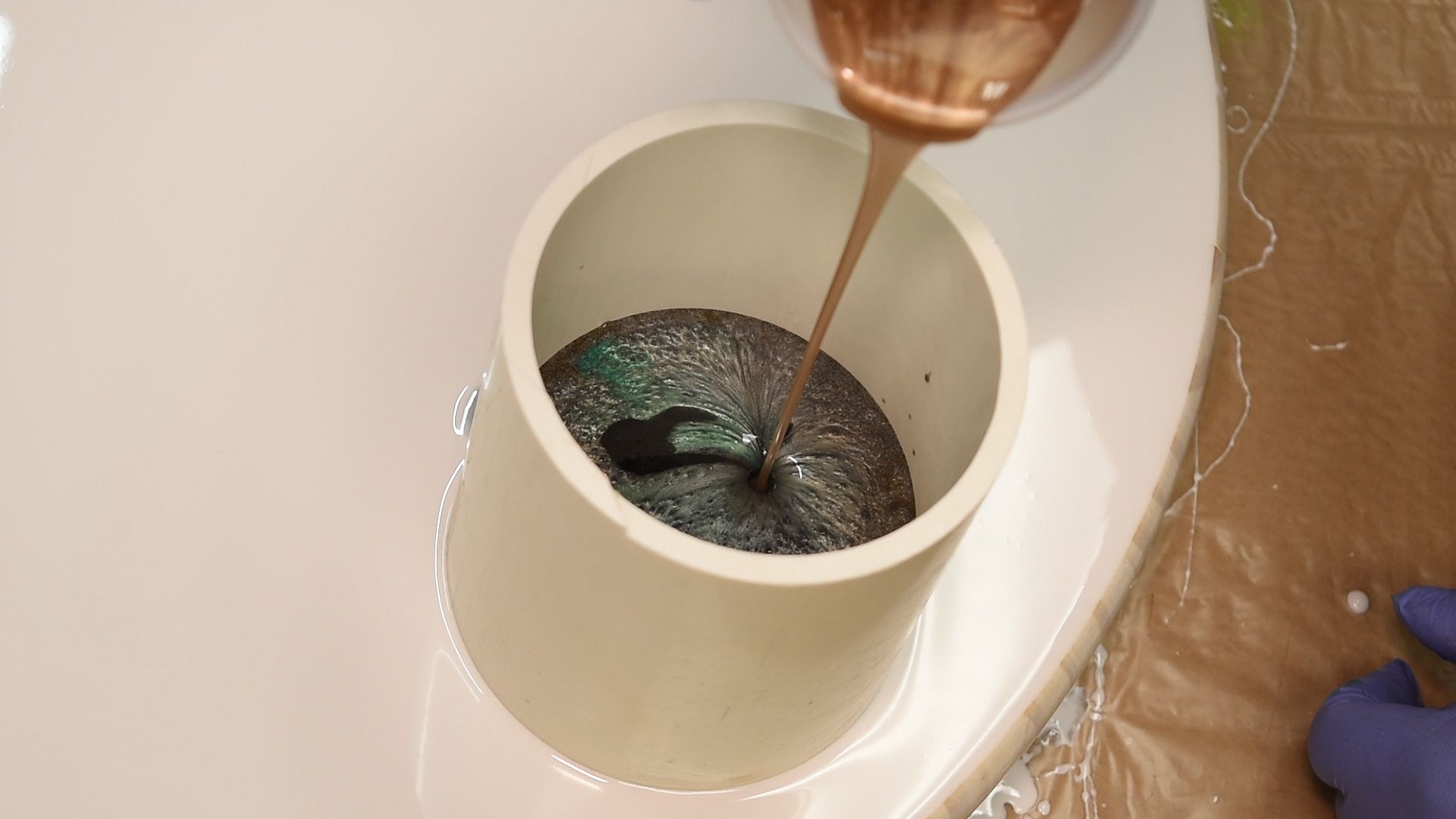 How to Make an Epoxy Resin Tabletop : 8 Steps (with Pictures ...