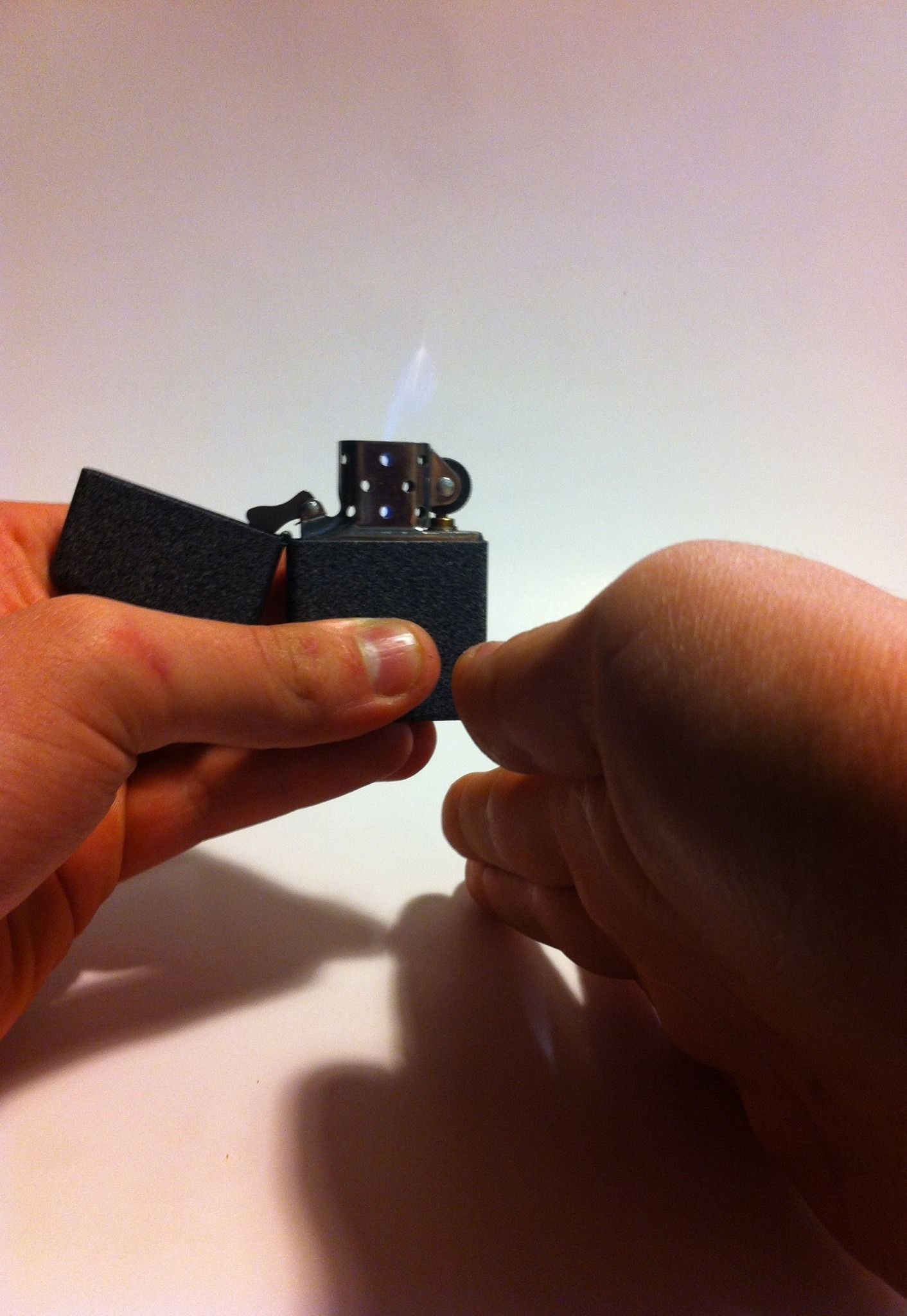 Basic Zippo Opening Trick : 5 Steps - Instructables