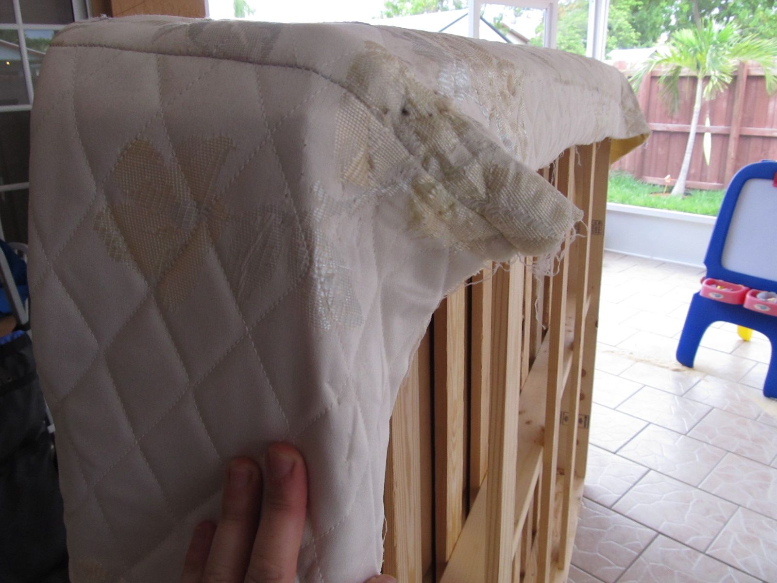 (Re)Building a Bed Foundation : 12 Steps (with Pictures) - Instructables