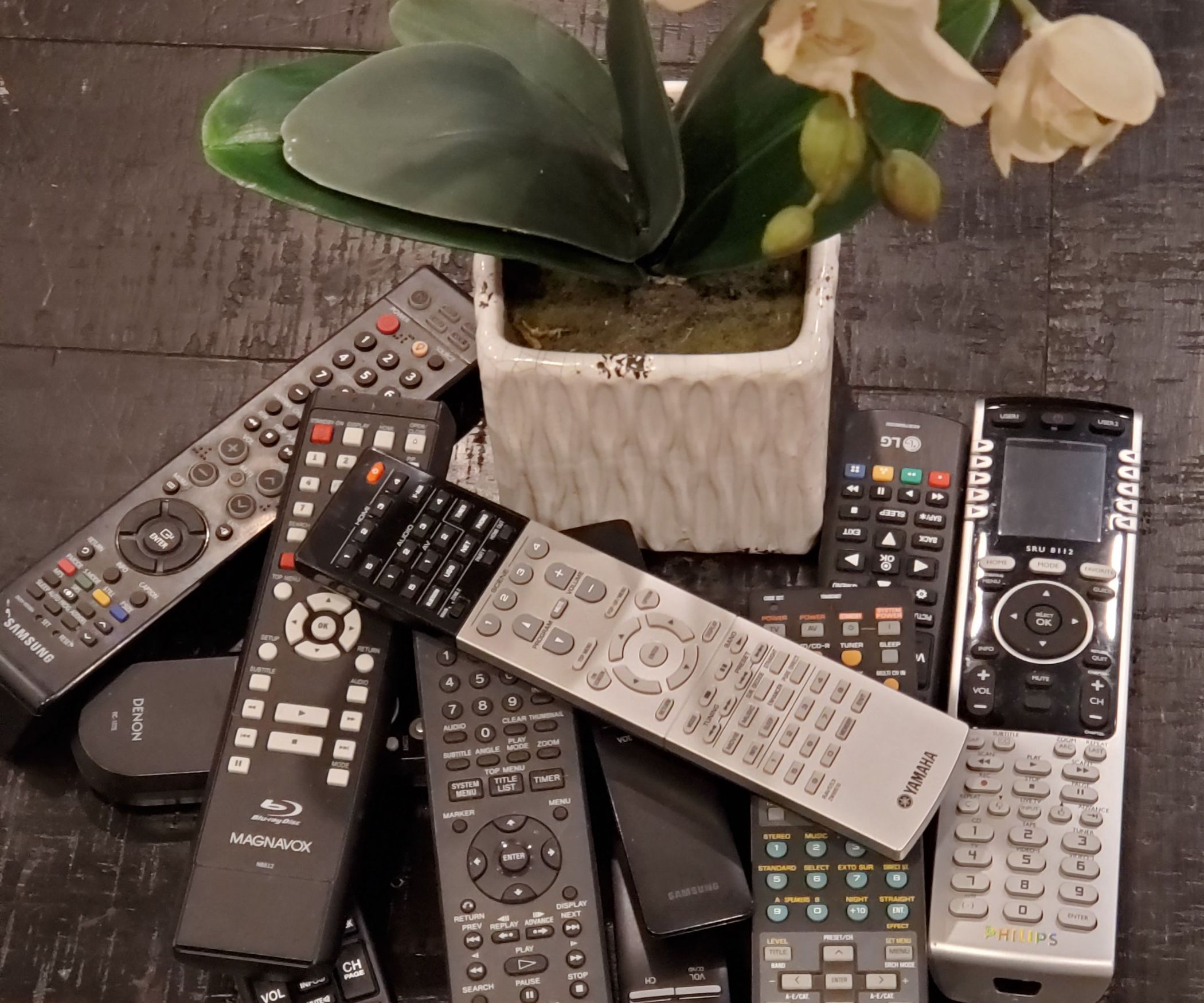 Replace Batteries in Display Remote : 11 Steps - Instructables