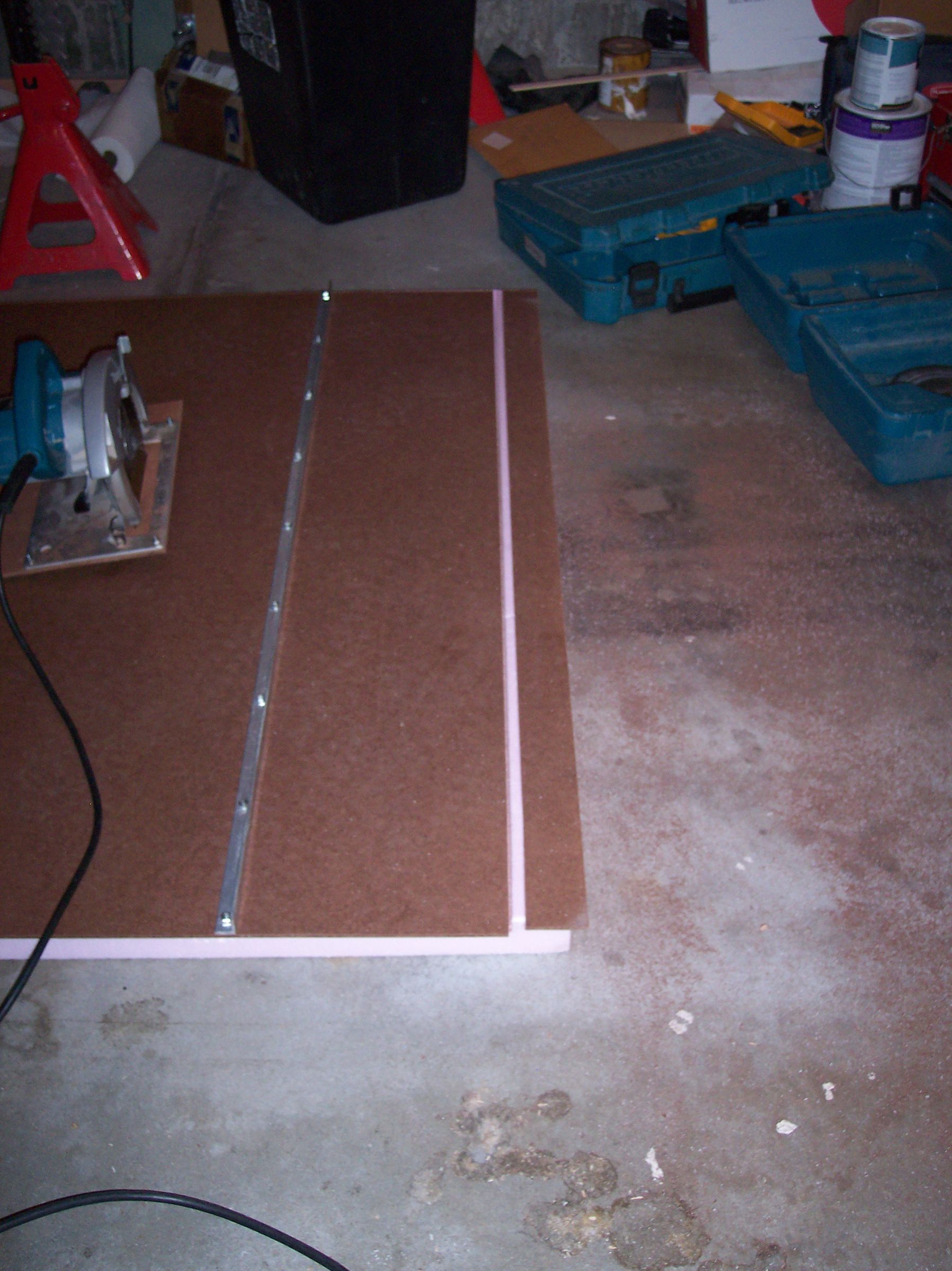 Tips and Jigs Part 1: Circular Saw Straight-Cutting Jig : 9 Steps ...