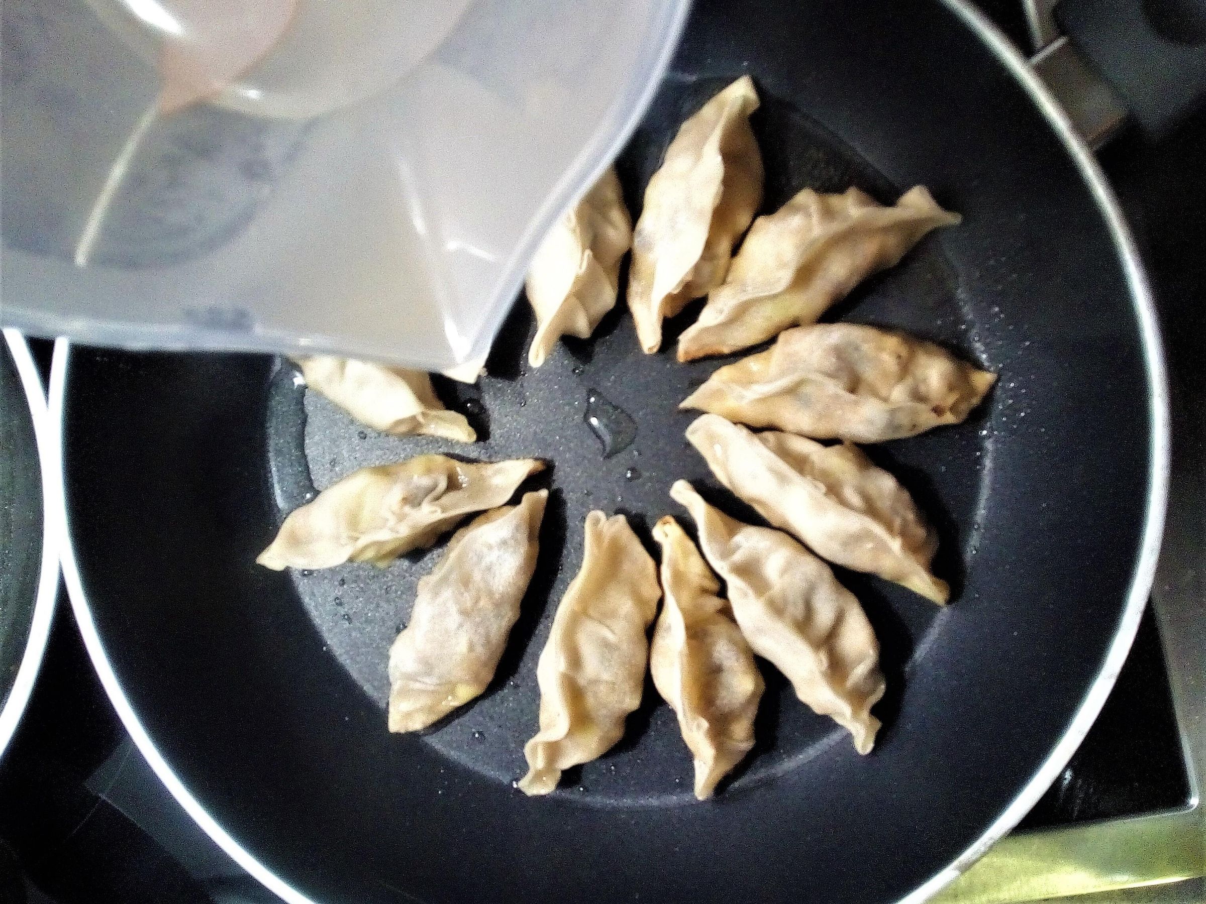 My Favorite Vegetarian/Vegan Gyoza-Recipe : 5 Steps (with Pictures ...