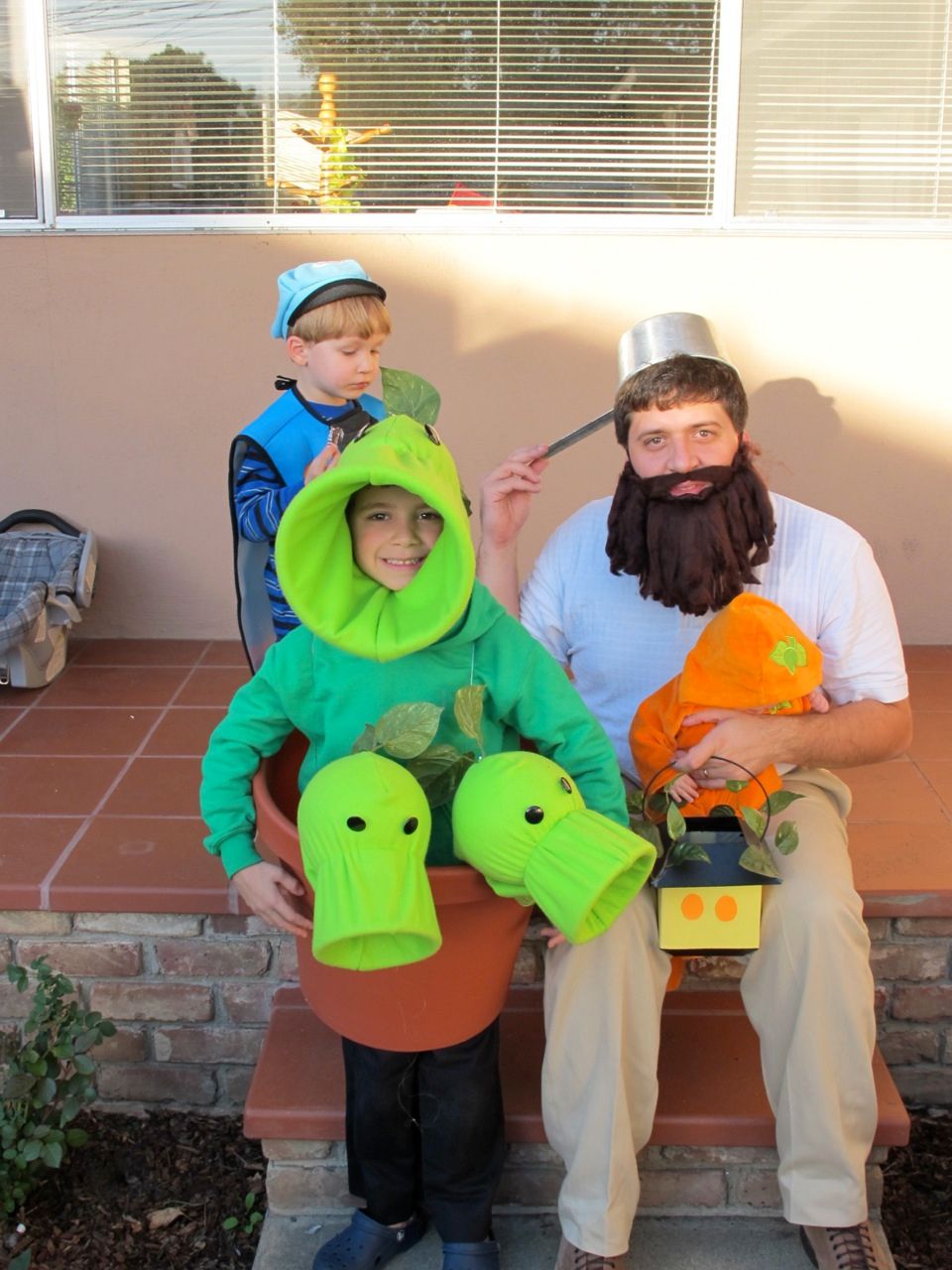 Plants Vs. Zombies Costumes : 7 Steps (with Pictures) - Instructables