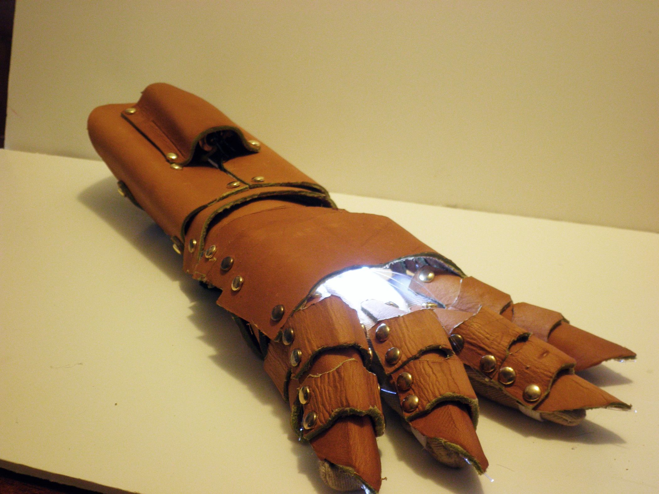 Glowing Gauntlet : 8 Steps (with Pictures) - Instructables