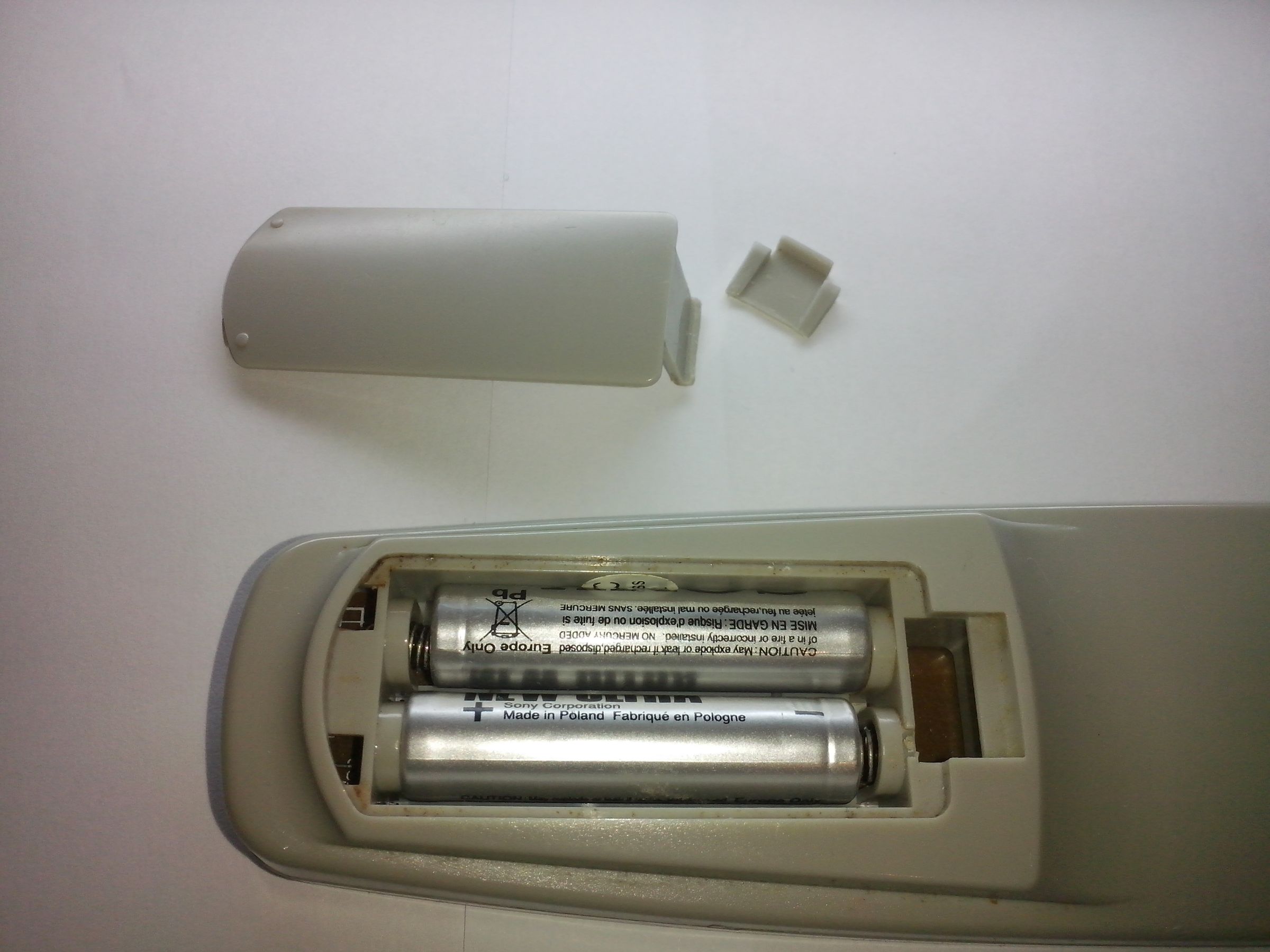 Repair a Broken TV Remote Battery Cover : 4 Steps - Instructables