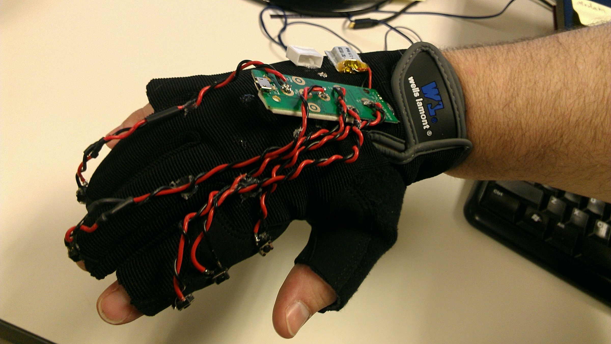 DIY Data Glove : 4 Steps - Instructables